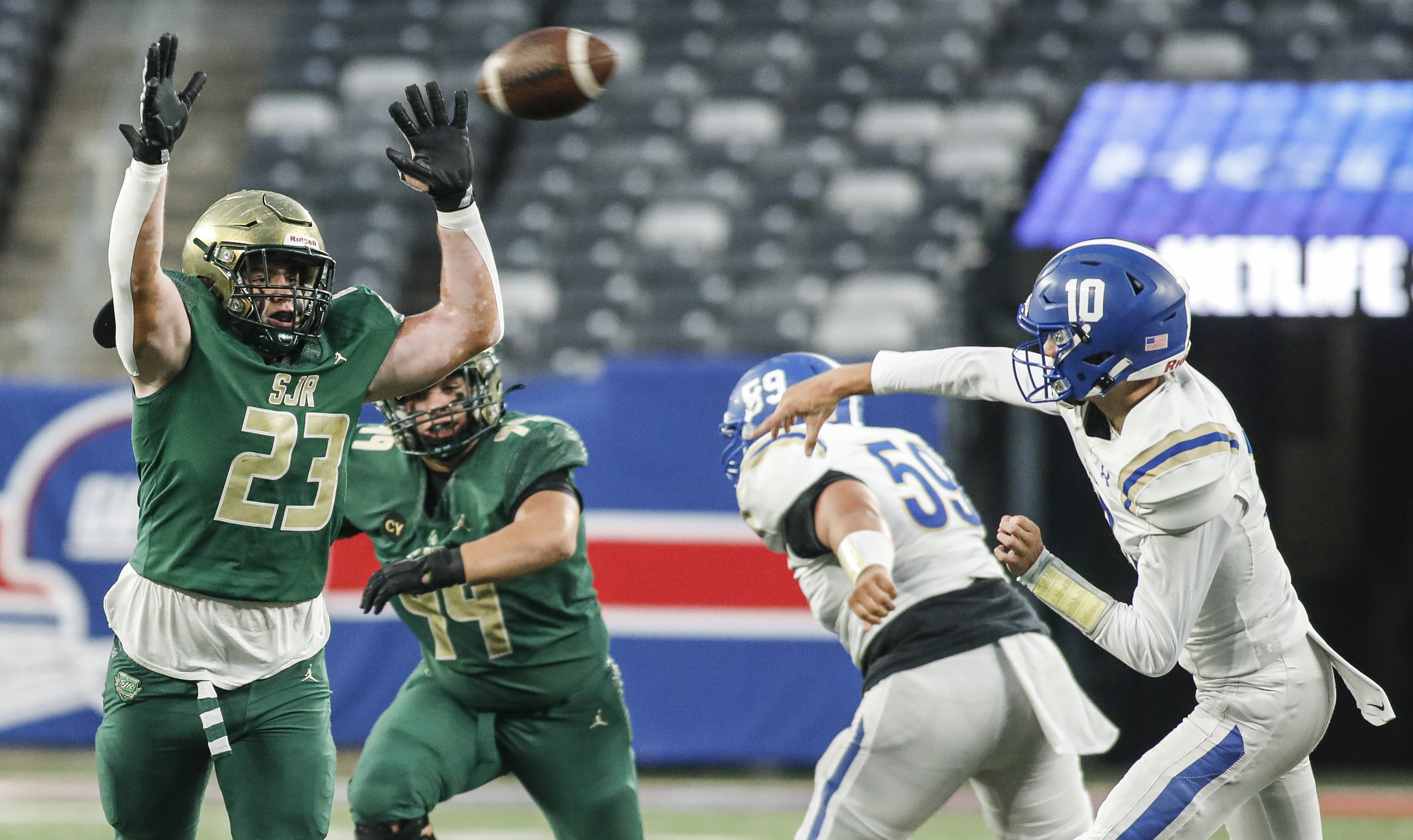 Football: No. 5 St. Joseph (Mont.) vs. No. 19 Donovan Catholic on ...