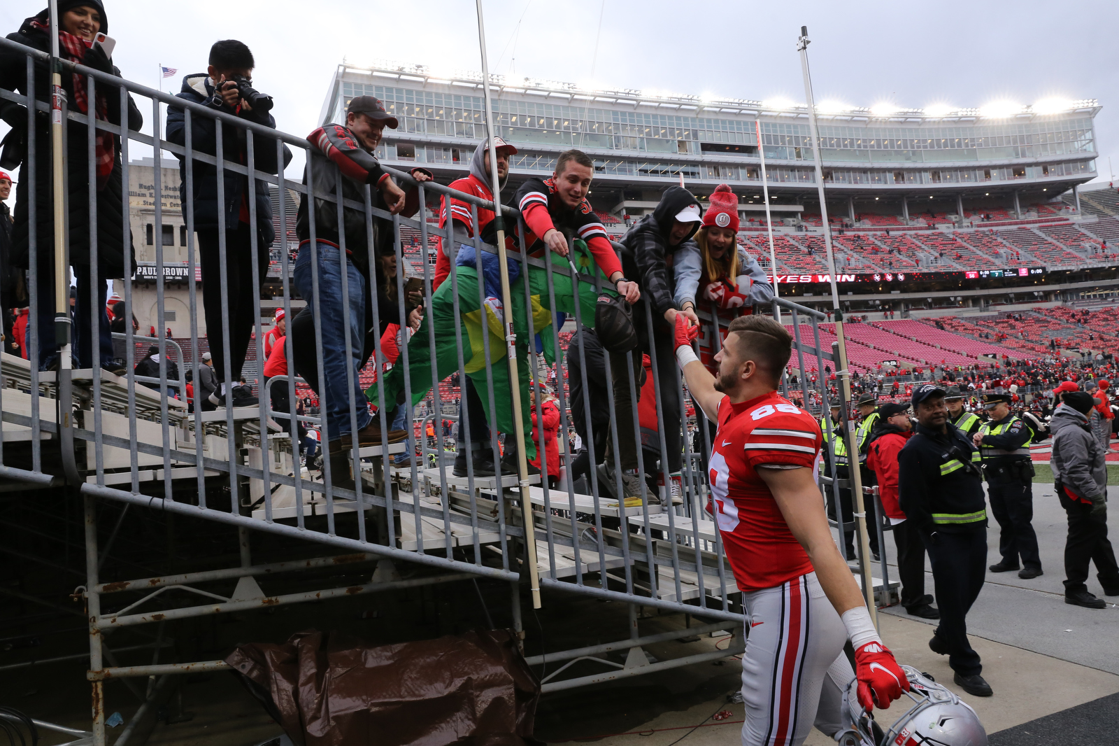 Fans at Ohio State's blowout win over Michigan State, 56-7 - cleveland.com