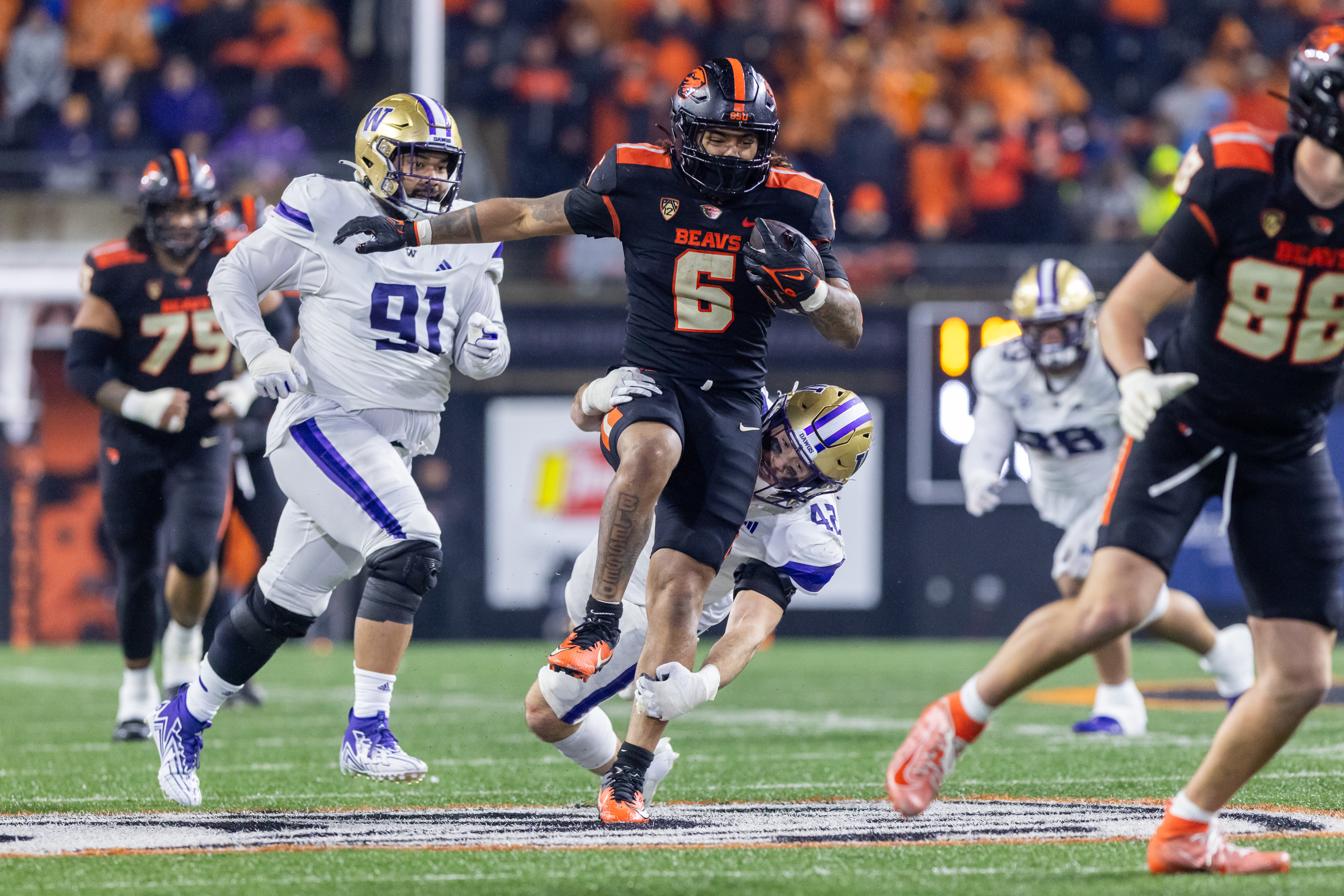 Oregon State Beavers football vs. Washington Huskies: Nov. 18, 2023 ...