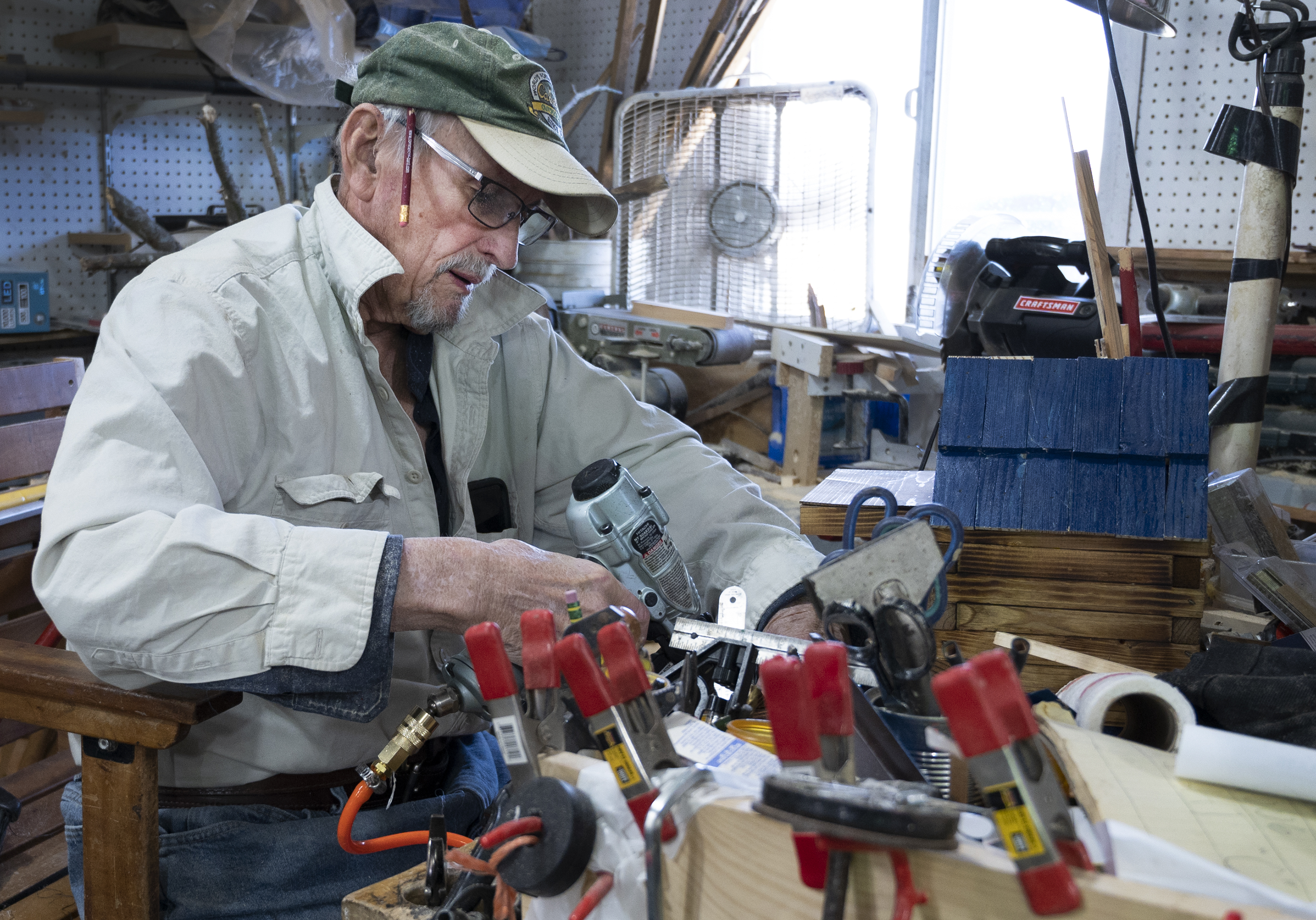 Leon Hunt builds birdhouses to raise money for veteran group - mlive.com
