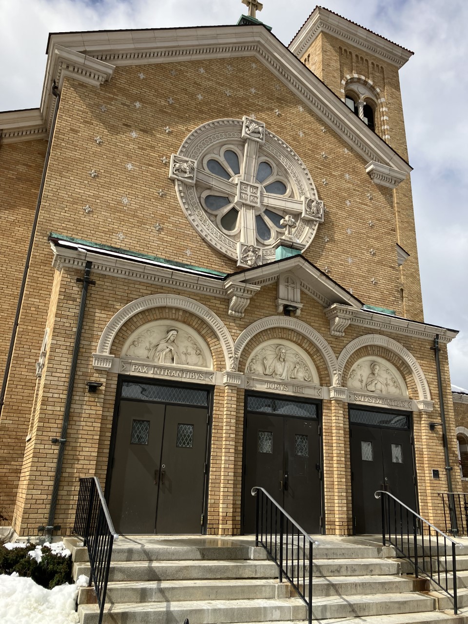 Pews on the move: Northampton donates to Worcester church - masslive.com