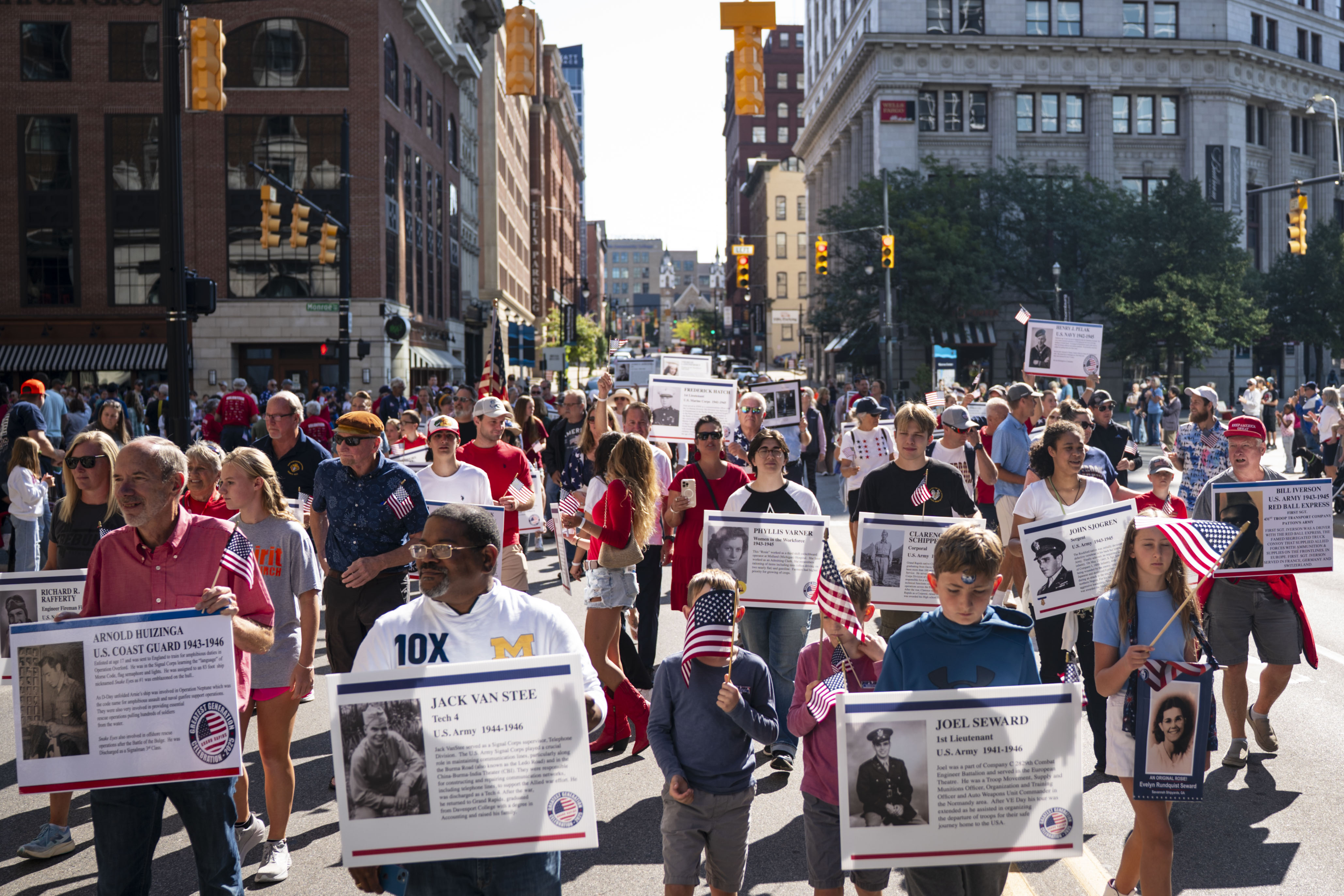 Grand Rapids celebrates 'Greatest Generation,' end of World War II ...