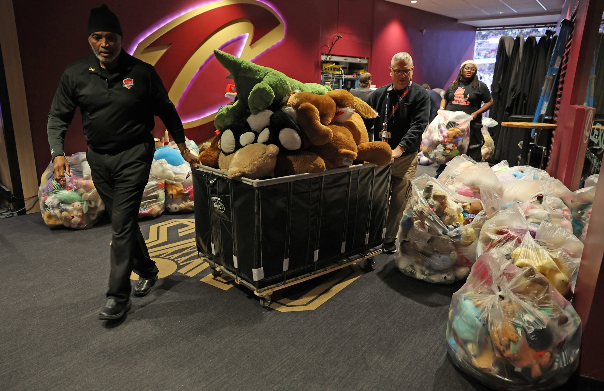 Teddy Bear Toss at Cleveland Monsters game - cleveland.com