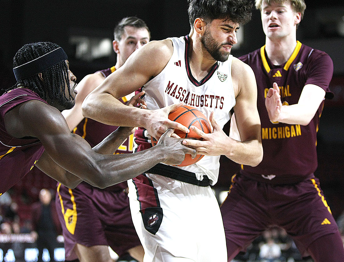 UMass Men's Basketball vs Central Michigan 2/3/26 - masslive.com
