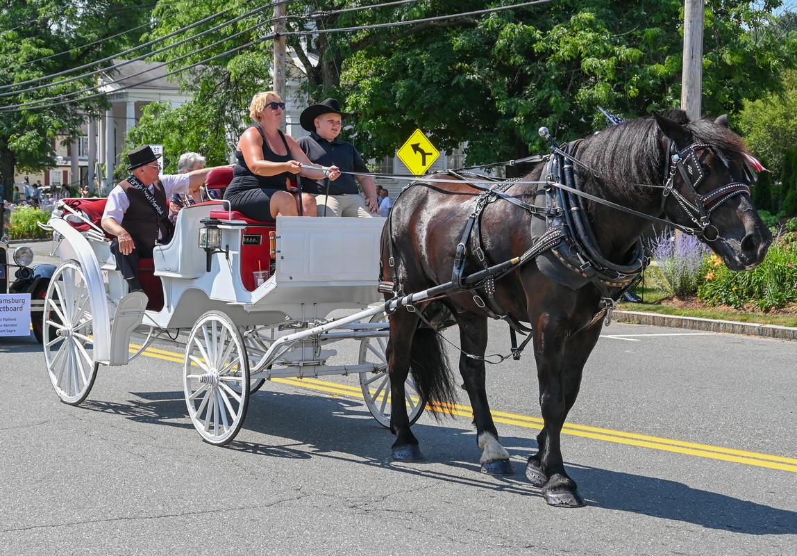 Williamsburg parade marks town’s 250th anniversary (photos) - masslive.com