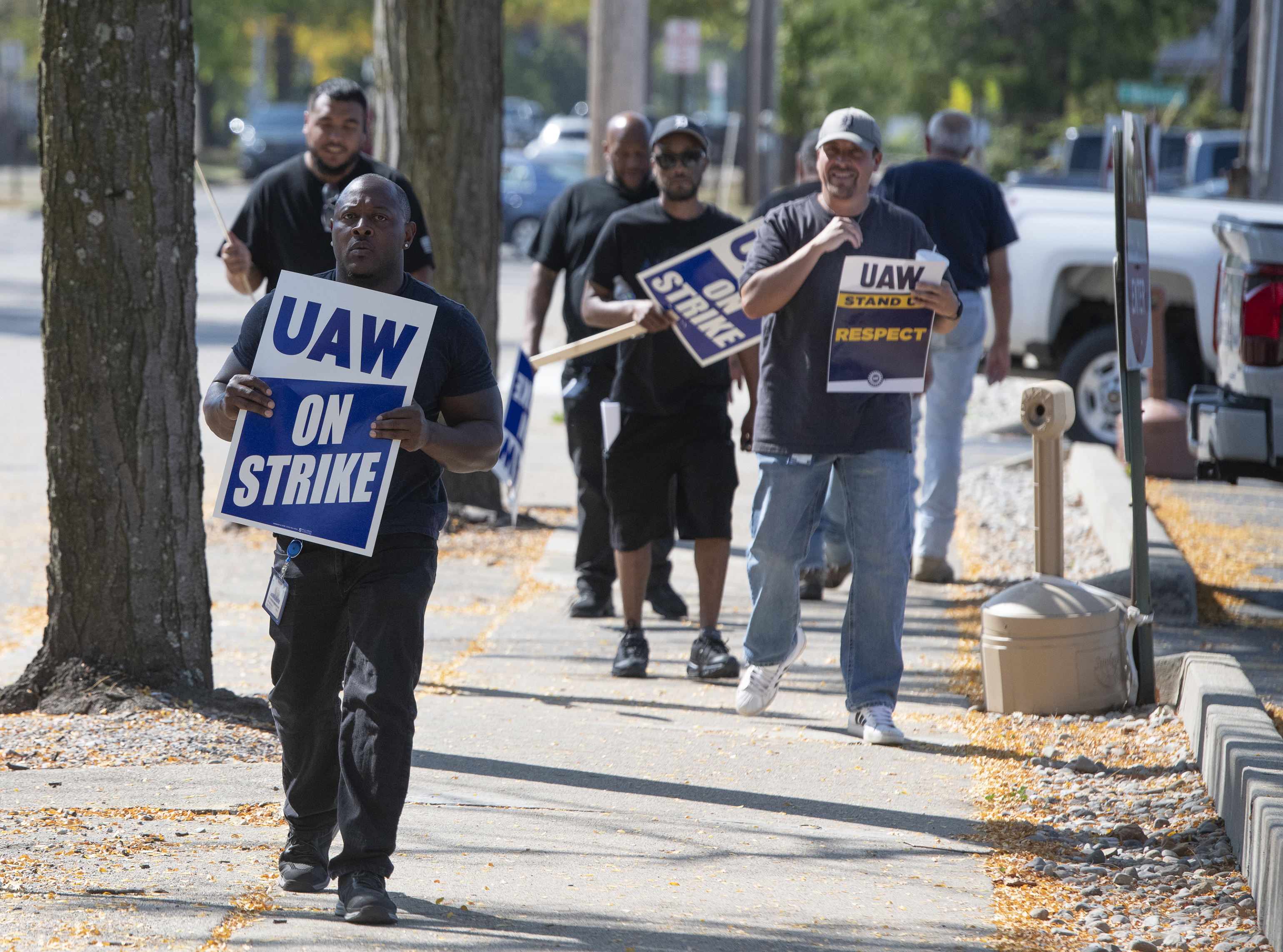 Workers from Eaton Aerospace in Jackson go on strike - mlive.com
