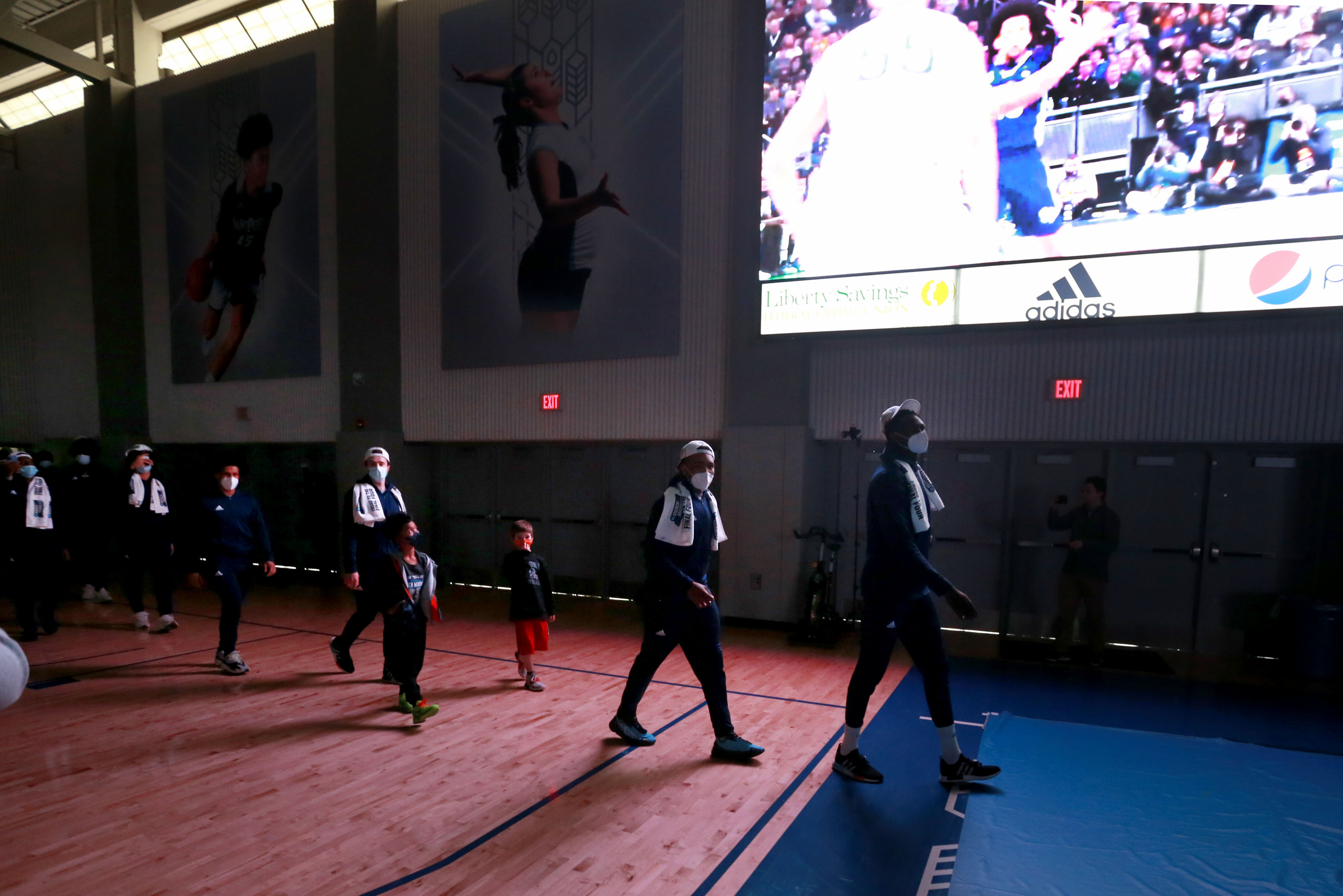 St. Peter’s University basketball returns home to a rally - nj.com