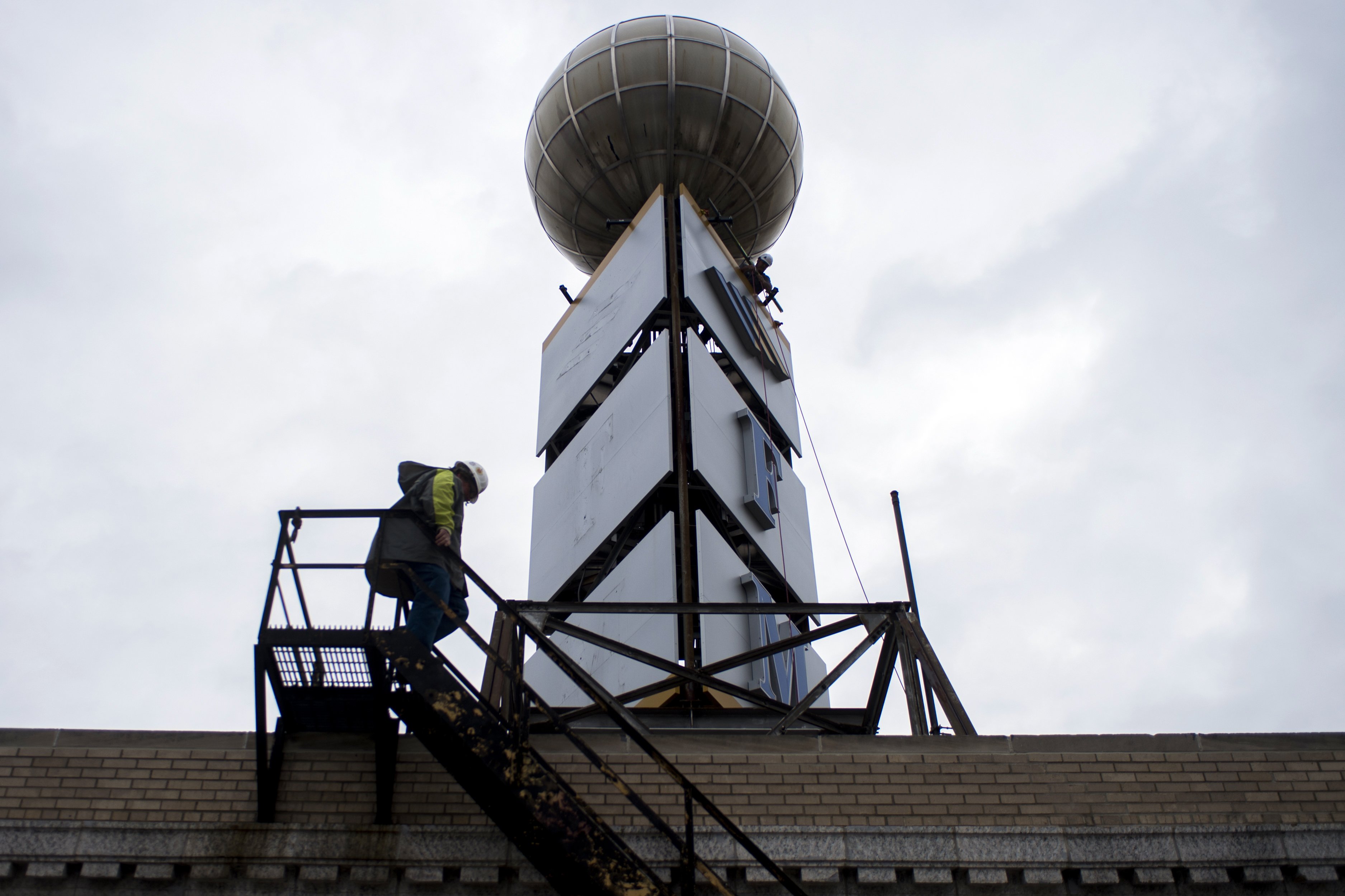 Huntington Bank selling downtown headquarters, iconic weather ball ...