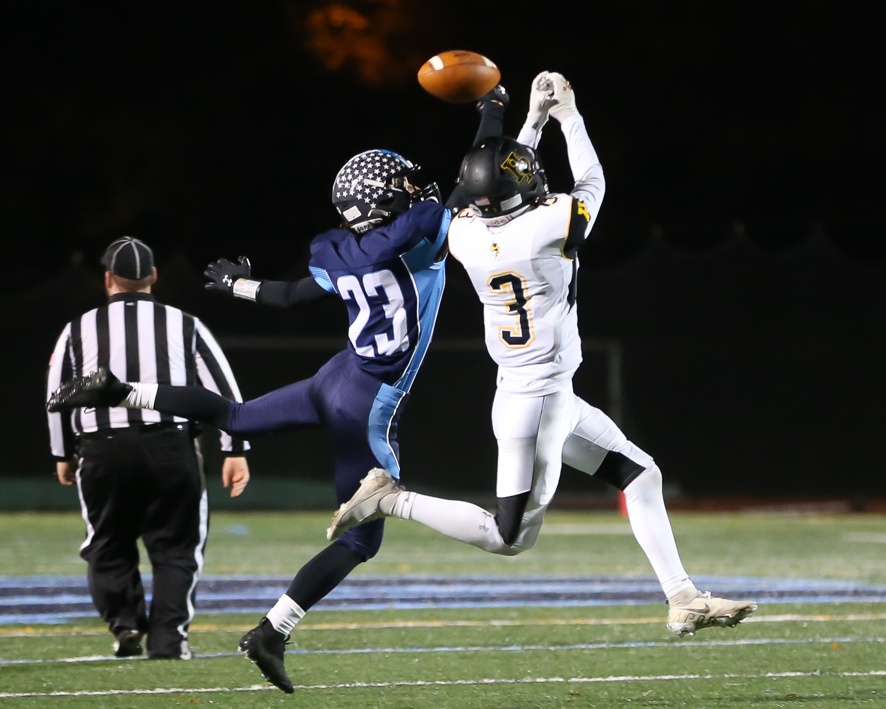 Football: Waldwick vs Hanover Park in NJSIAA North 1 Group 2 semis - nj.com