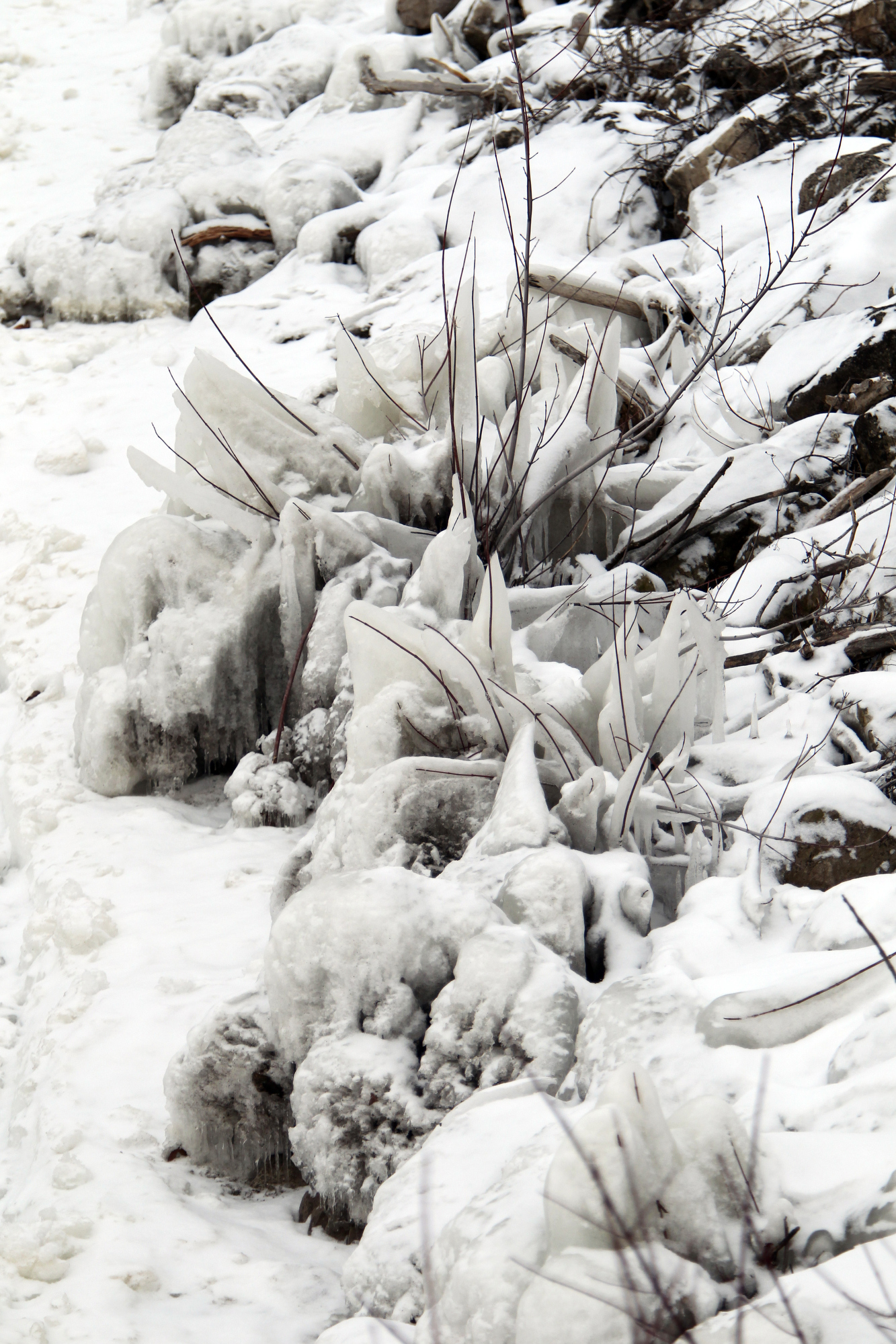 Ice and snow along Lake Erie - cleveland.com