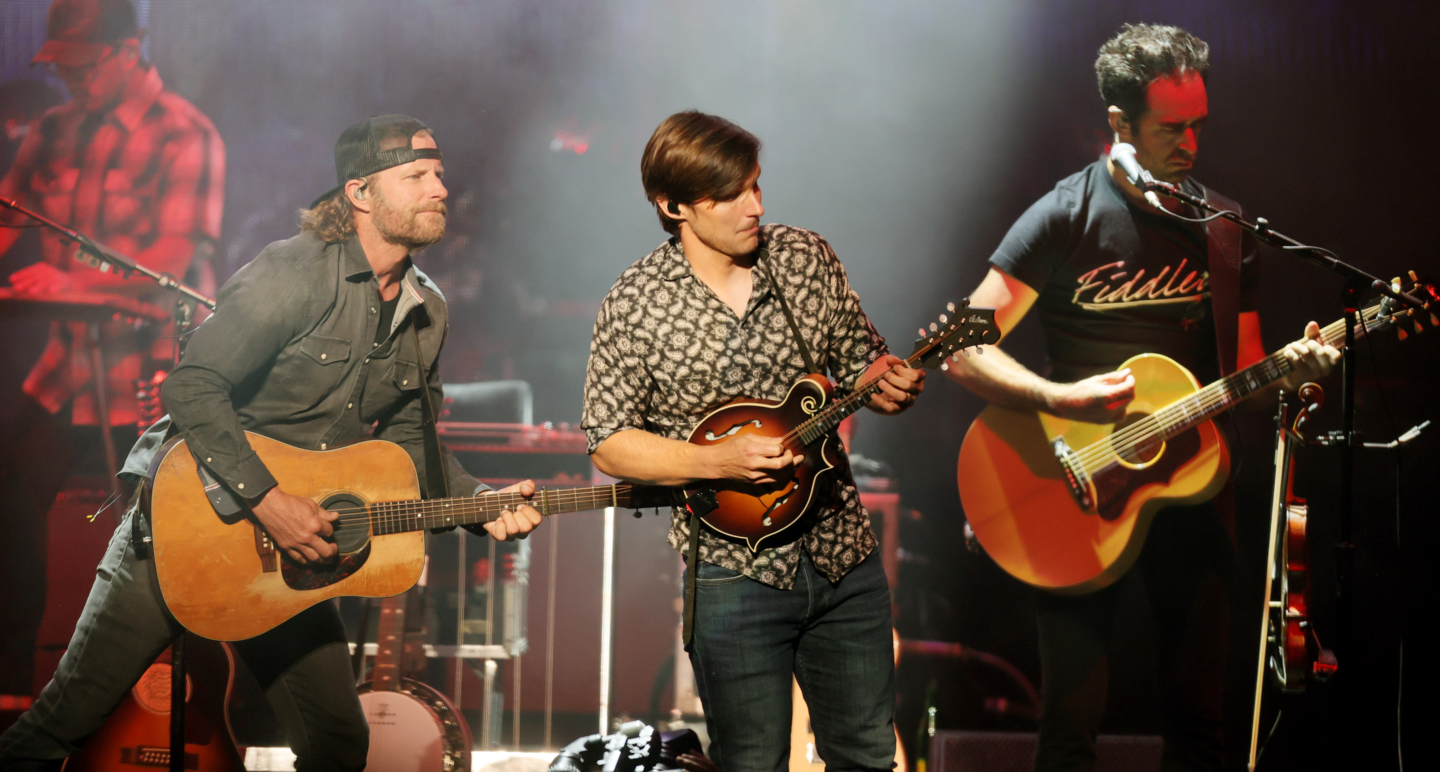 Country music singer Dierks Bentley stops at Blossom Music Center ...