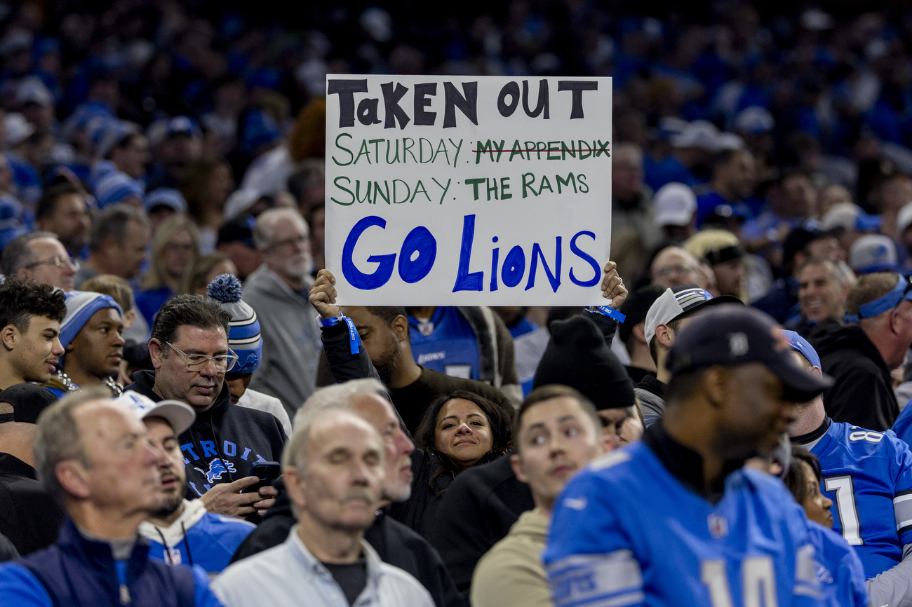 Top 32 photos from Lions first playoff win in over three decades ...