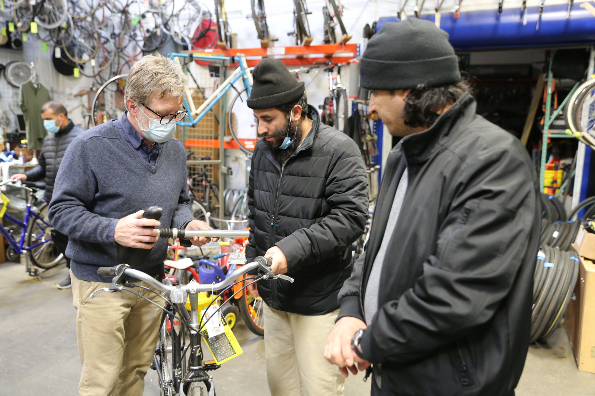 Afghan refugees receive new bikes - cleveland.com