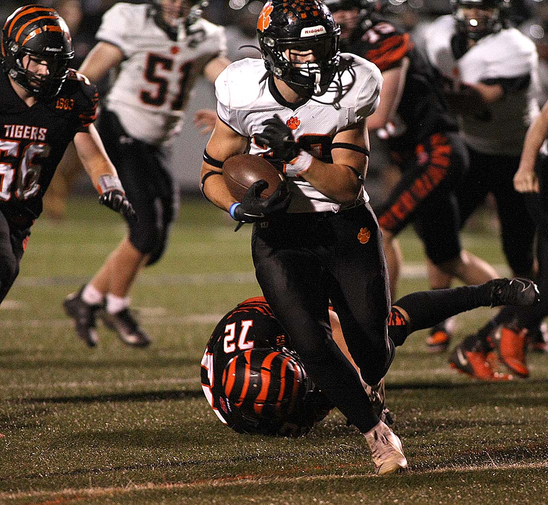 Lee vs South Hadley Football 10/24/25 - masslive.com