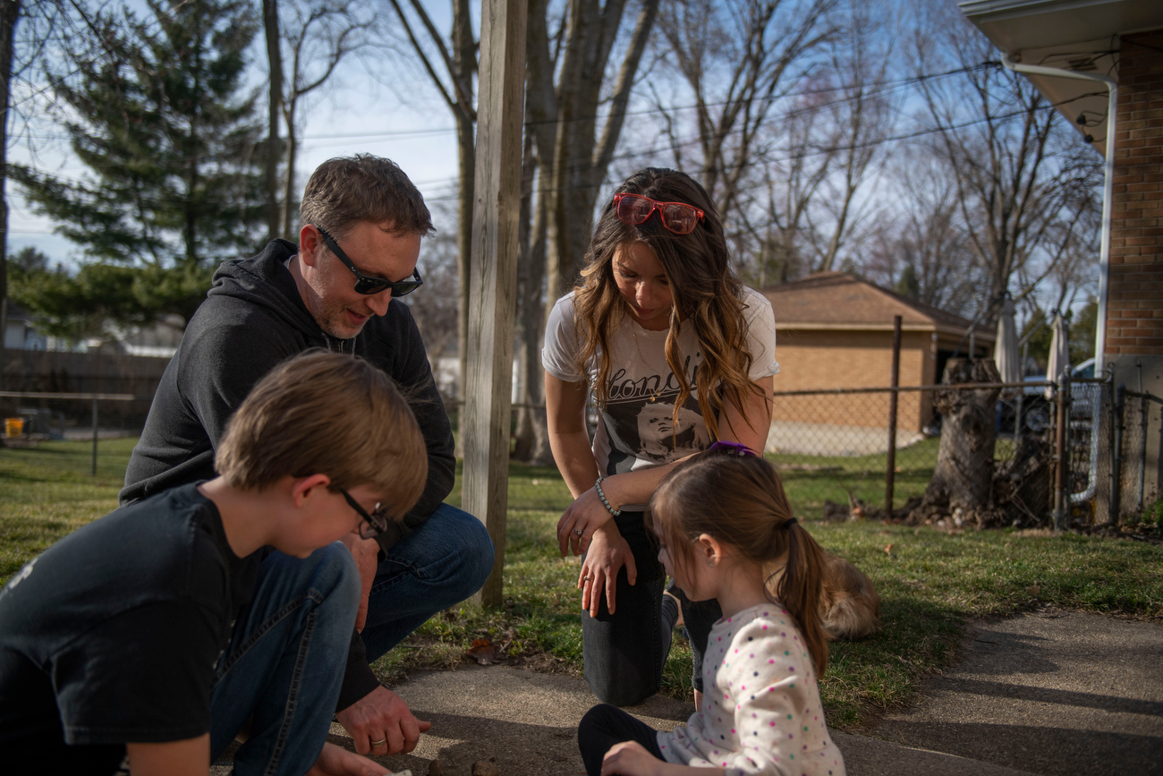 Mothers navigate work and life amid COVID-19 pandemic - mlive.com