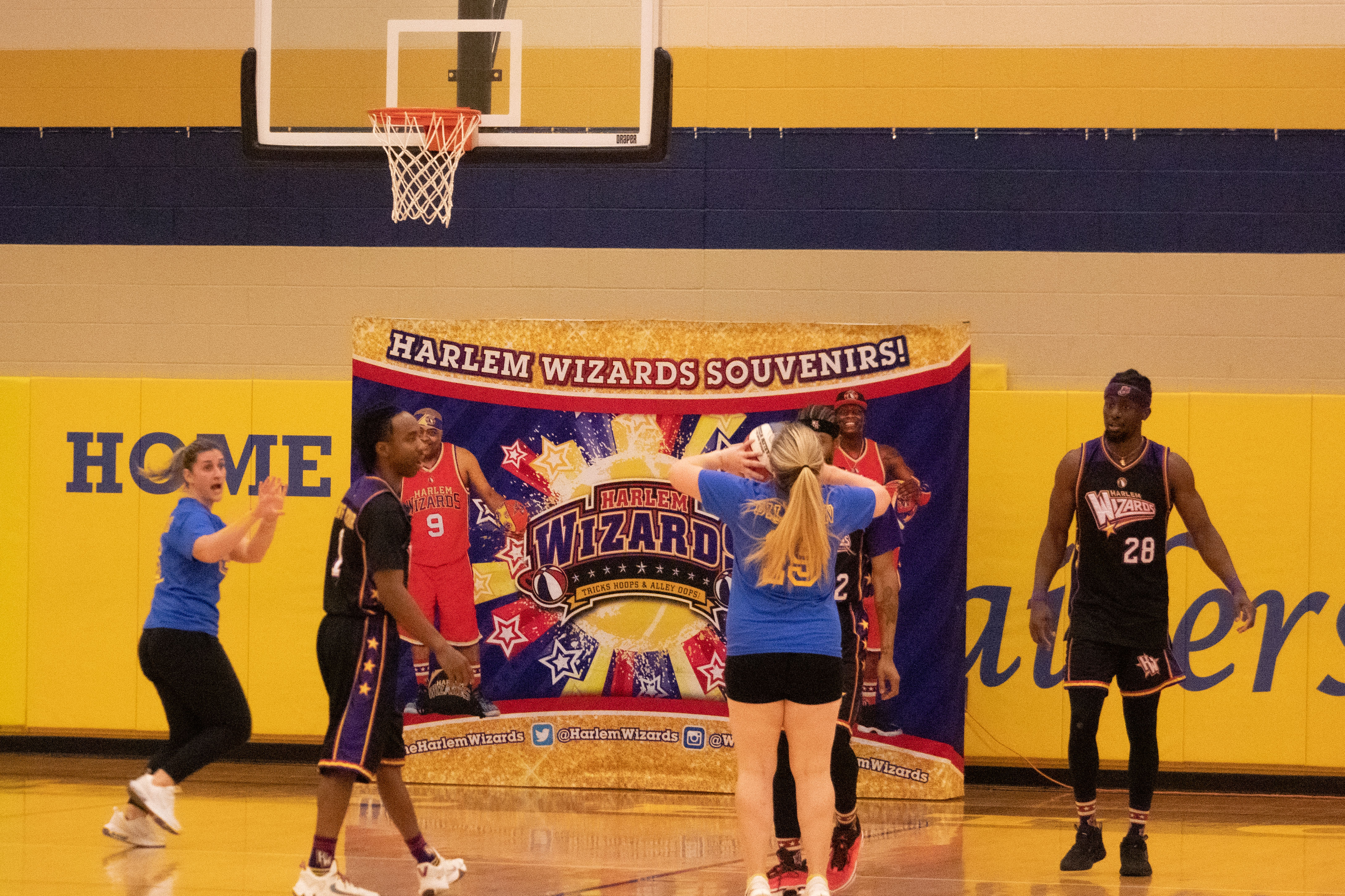 Harlem Wizards face-off in a basketball showdown against central Pa ...