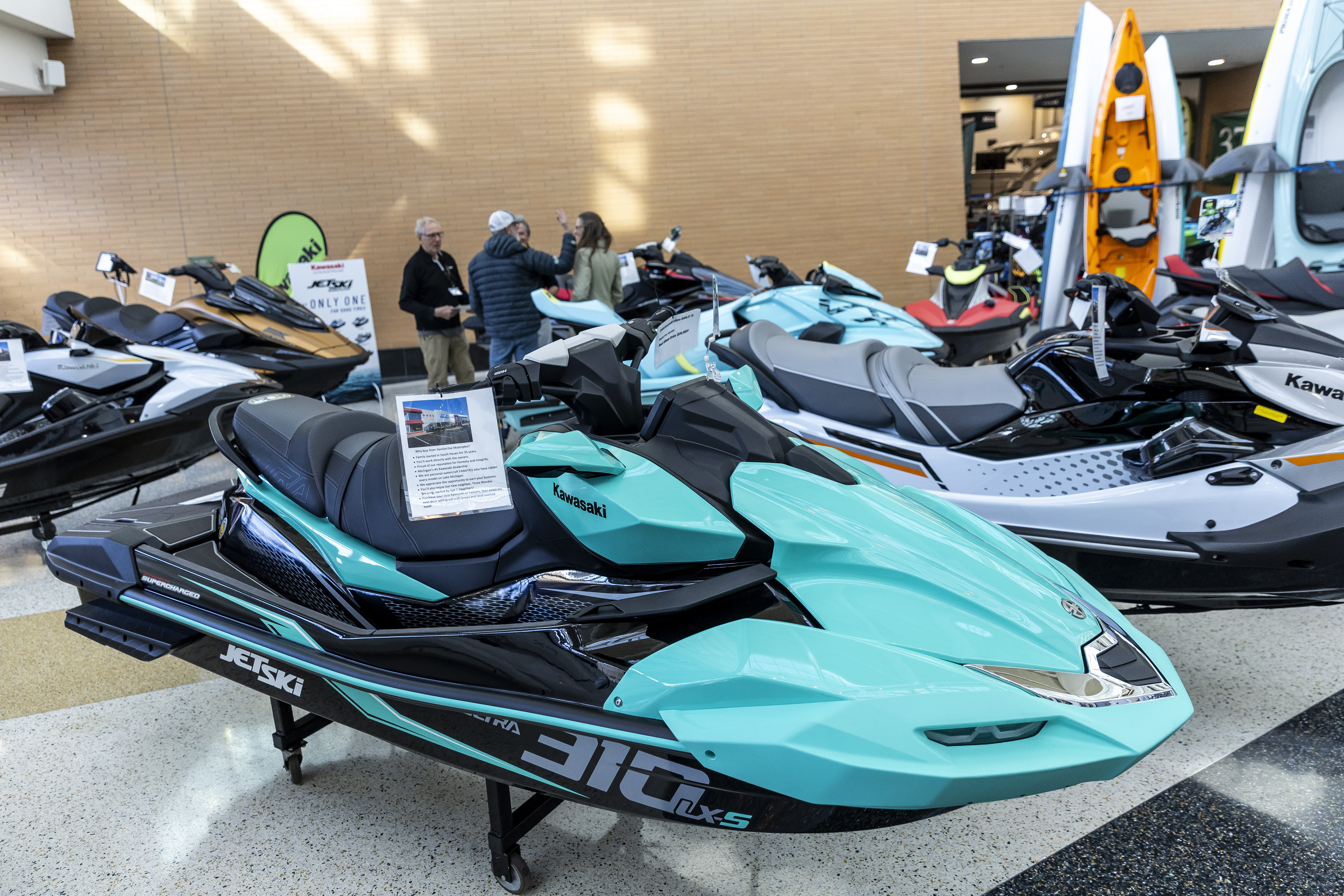 $1.8M luxury yacht earns ‘Queen of the Show’ at 2026 Grand Rapids Boat ...
