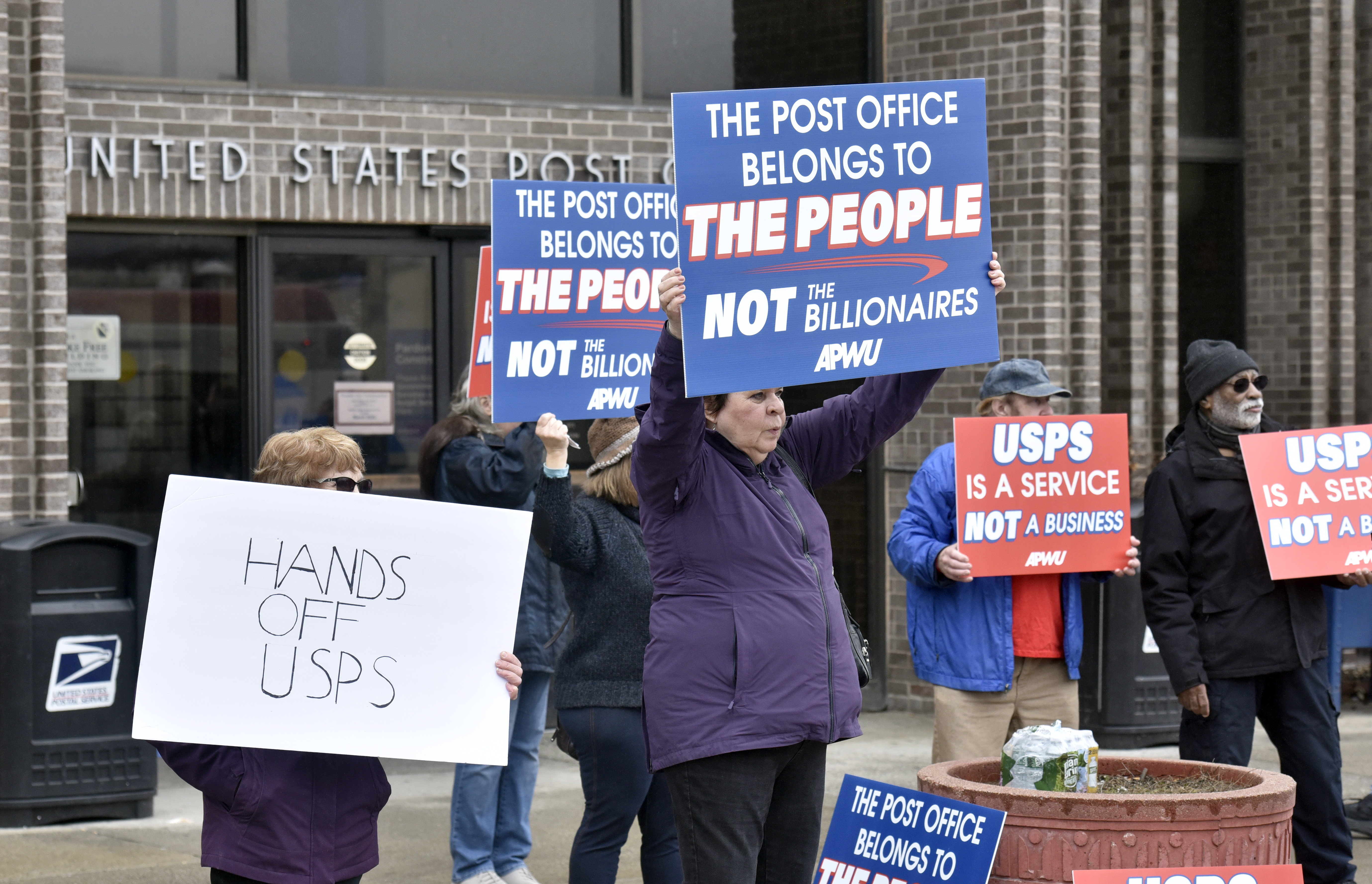 Postal workers rally to protest privatization - masslive.com