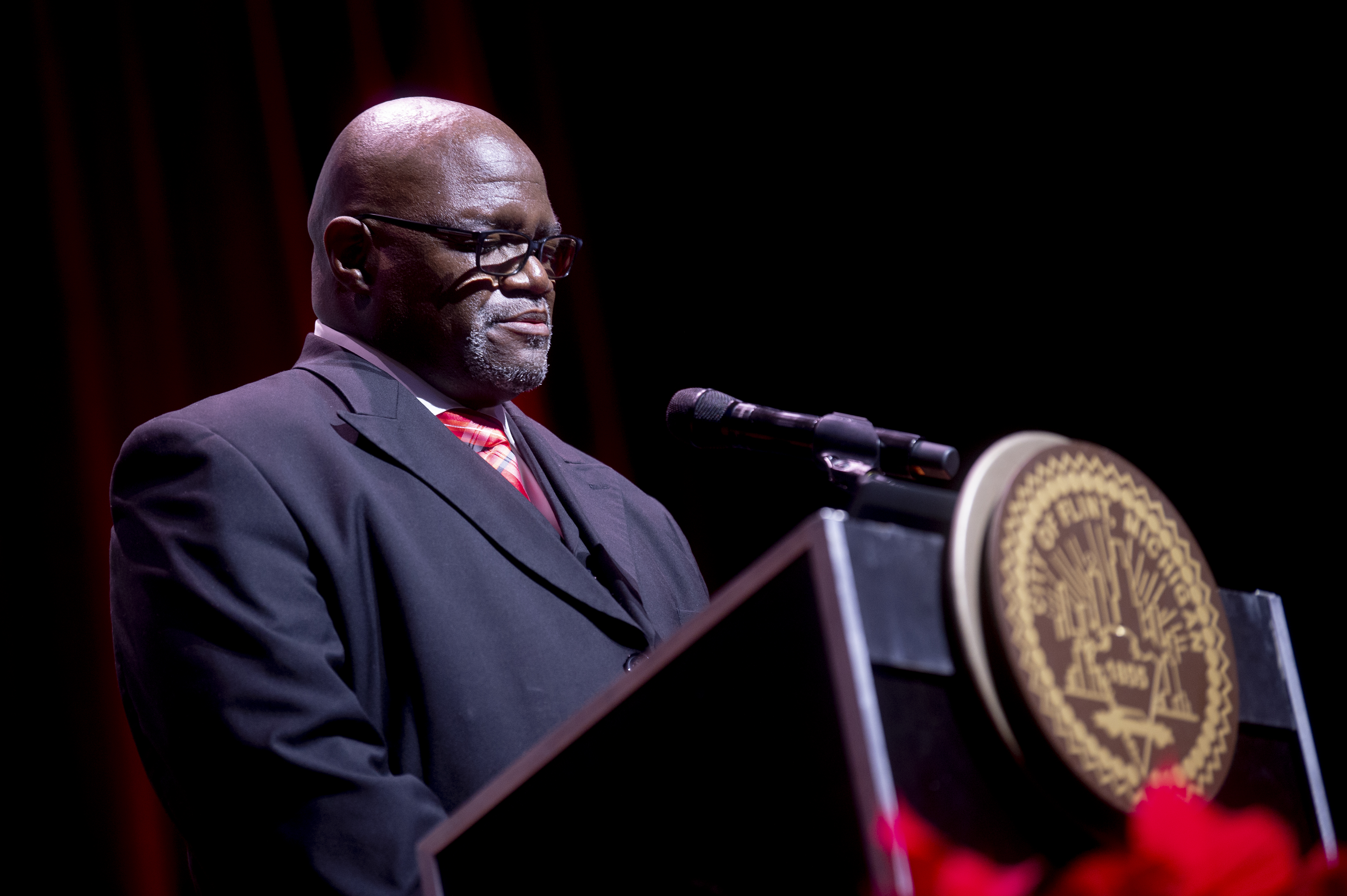 Flint Mayor Sheldon Neeley delivers 2022 State of the City address ...