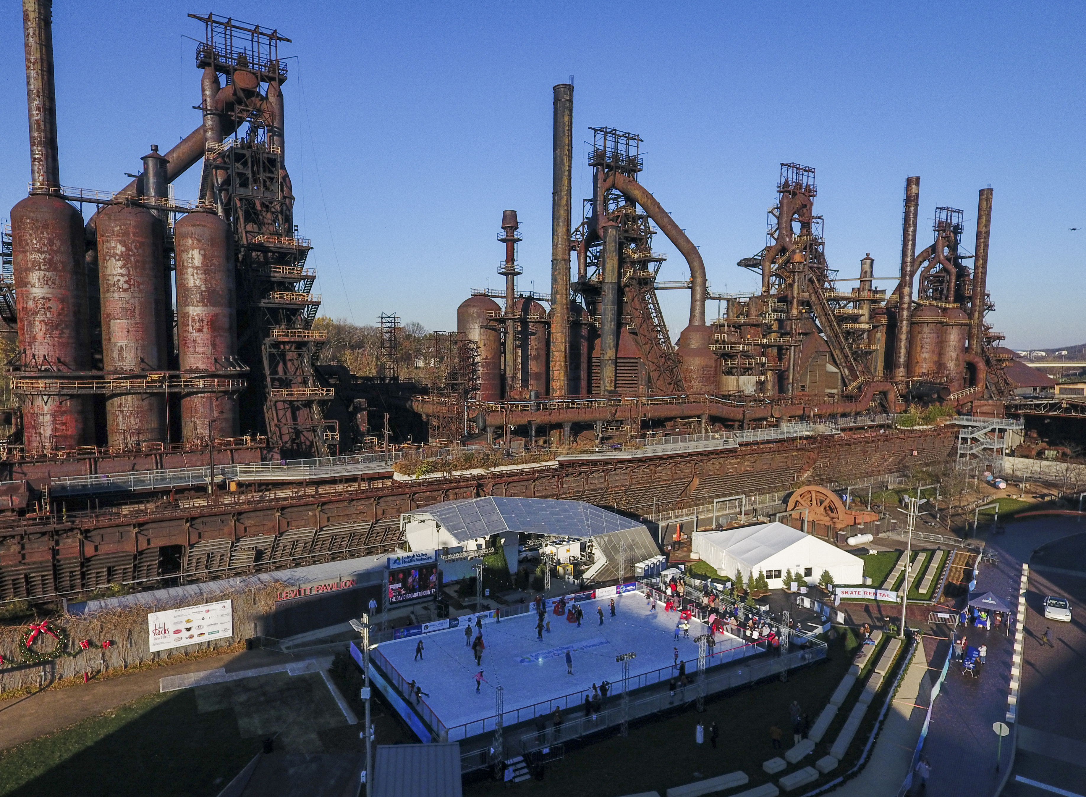 Outdoor ice rink opens at SteelStacks in Bethlehem - lehighvalleylive.com