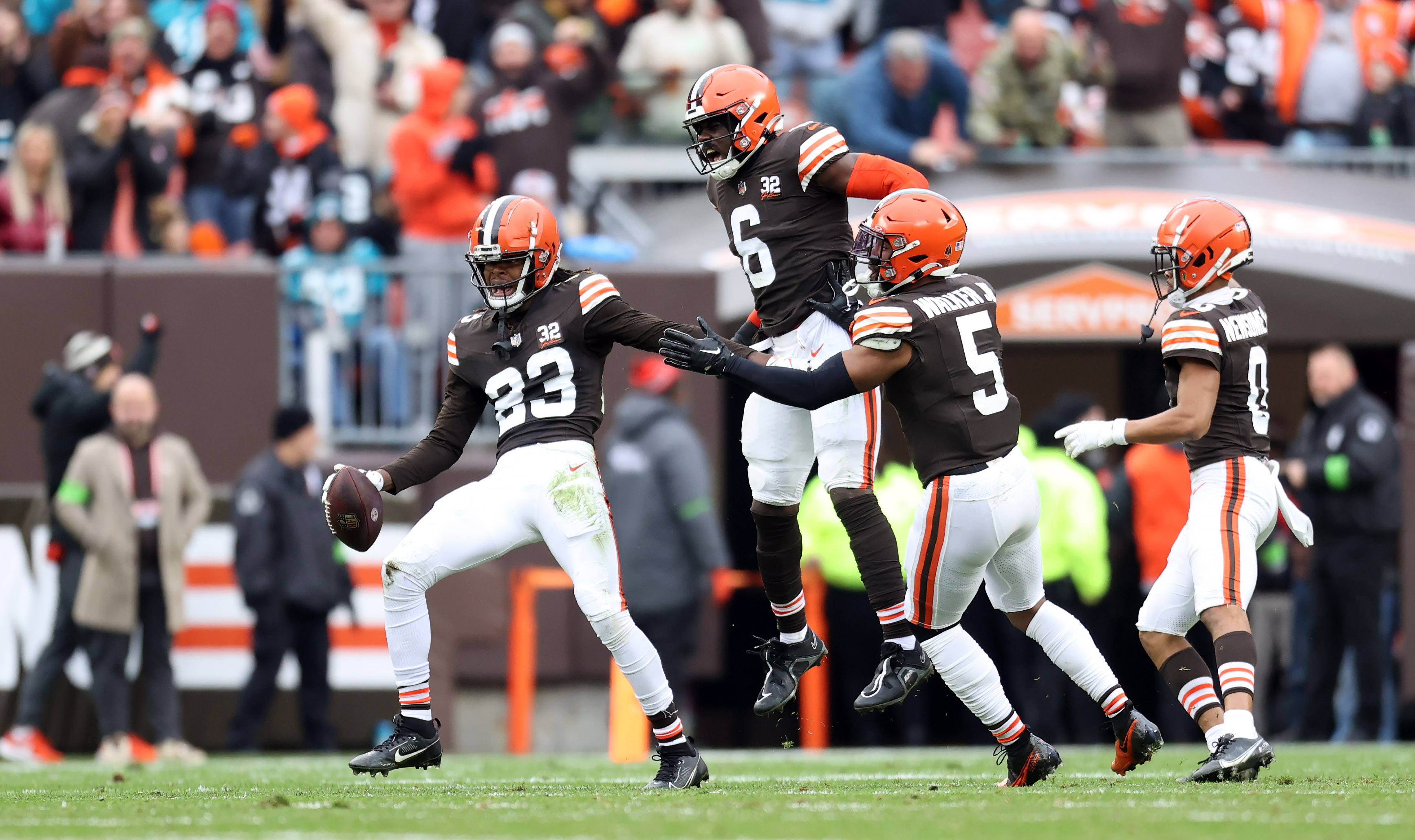 Cleveland Bowns defense vs. Jacksonville Jaguars, December 10, 2023 ...