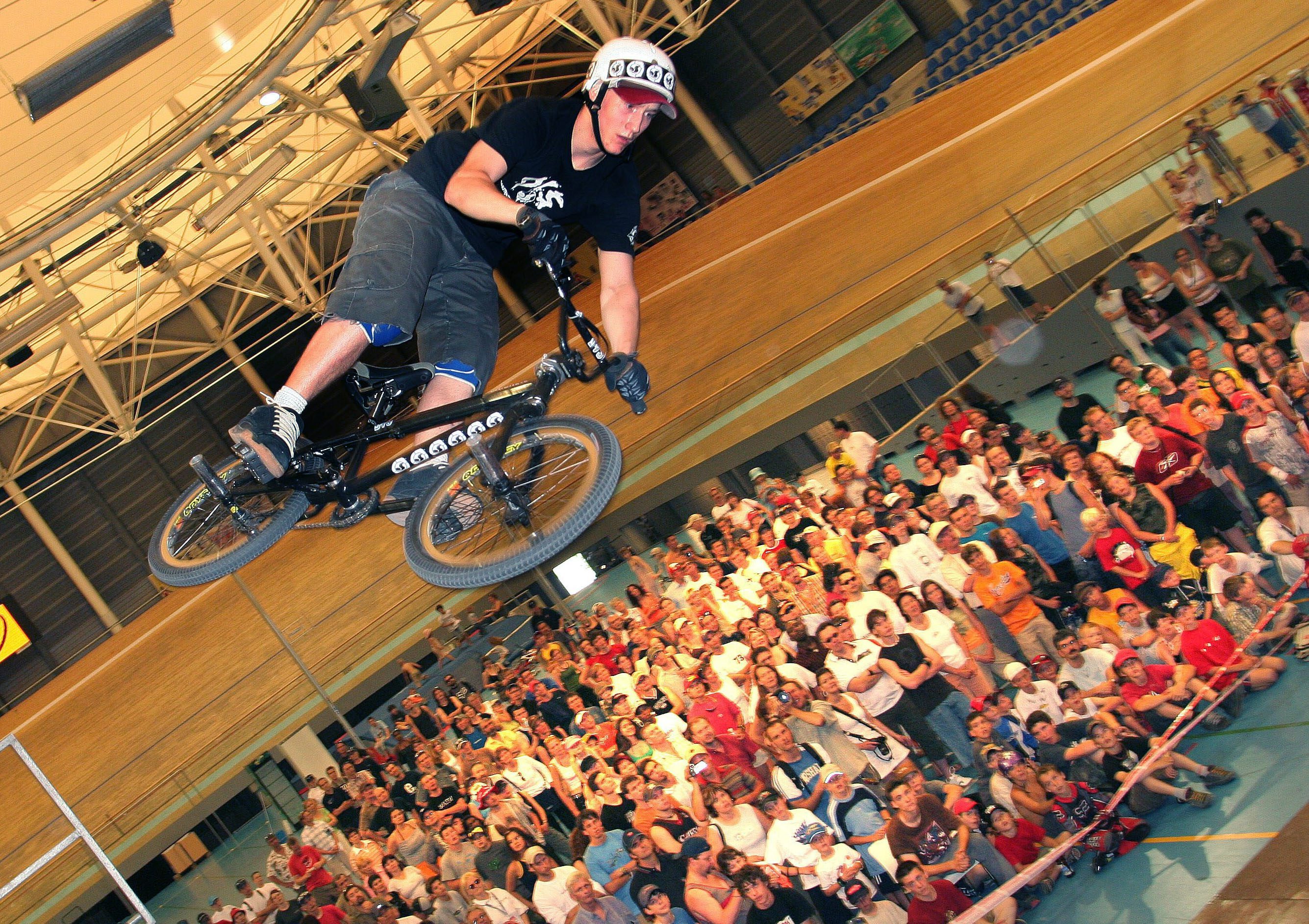 Remembering Dave Mirra: BMX's "Miracle Boy" began his ascent to fame in ...