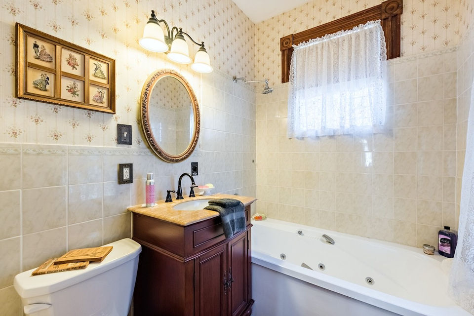 Lizzie Borden’s historic ‘Maplecroft’ mansion on sale in Fall River ...