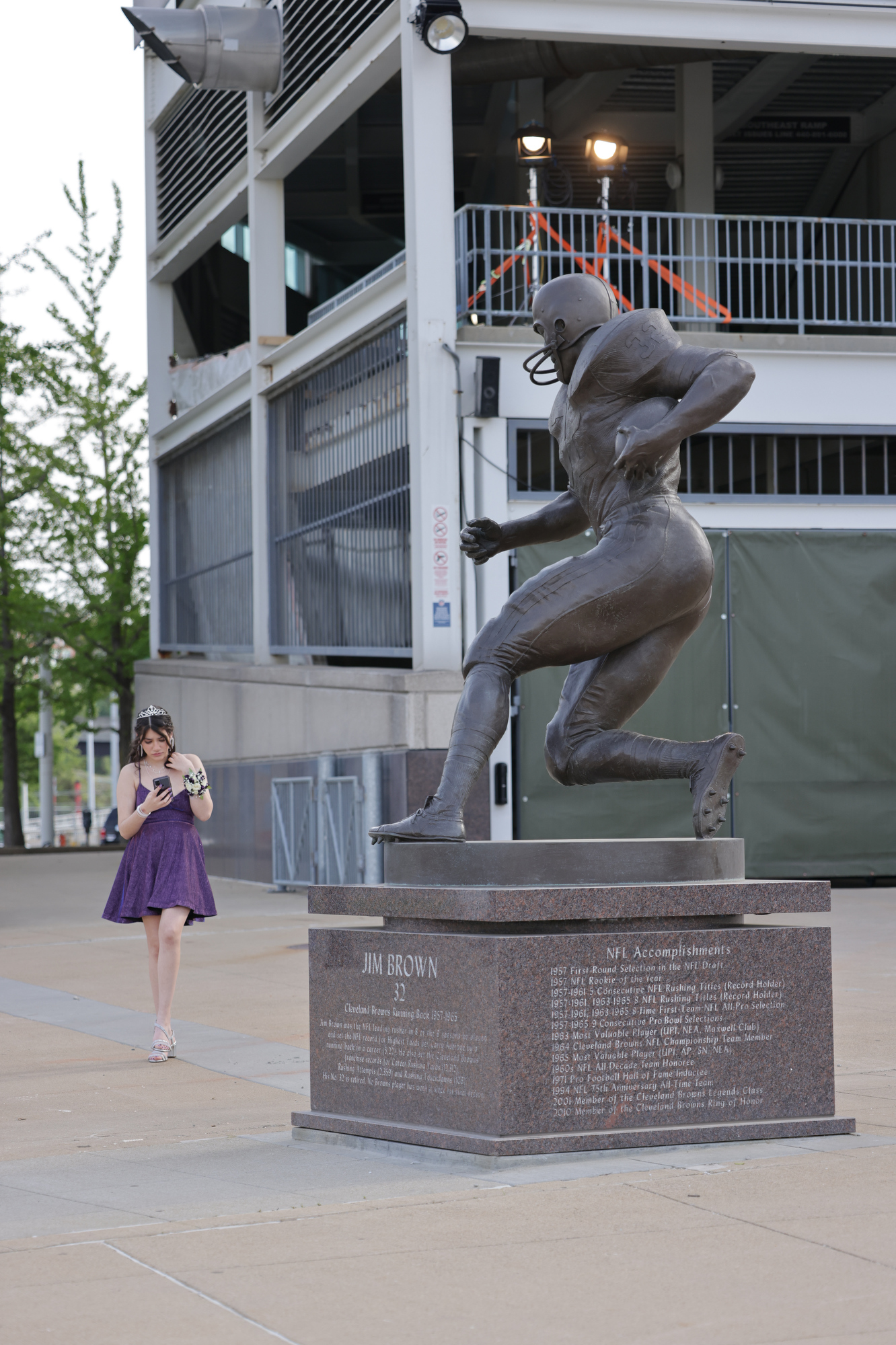 Jim Brown statue at Cleveland Browns Stadium - cleveland.com