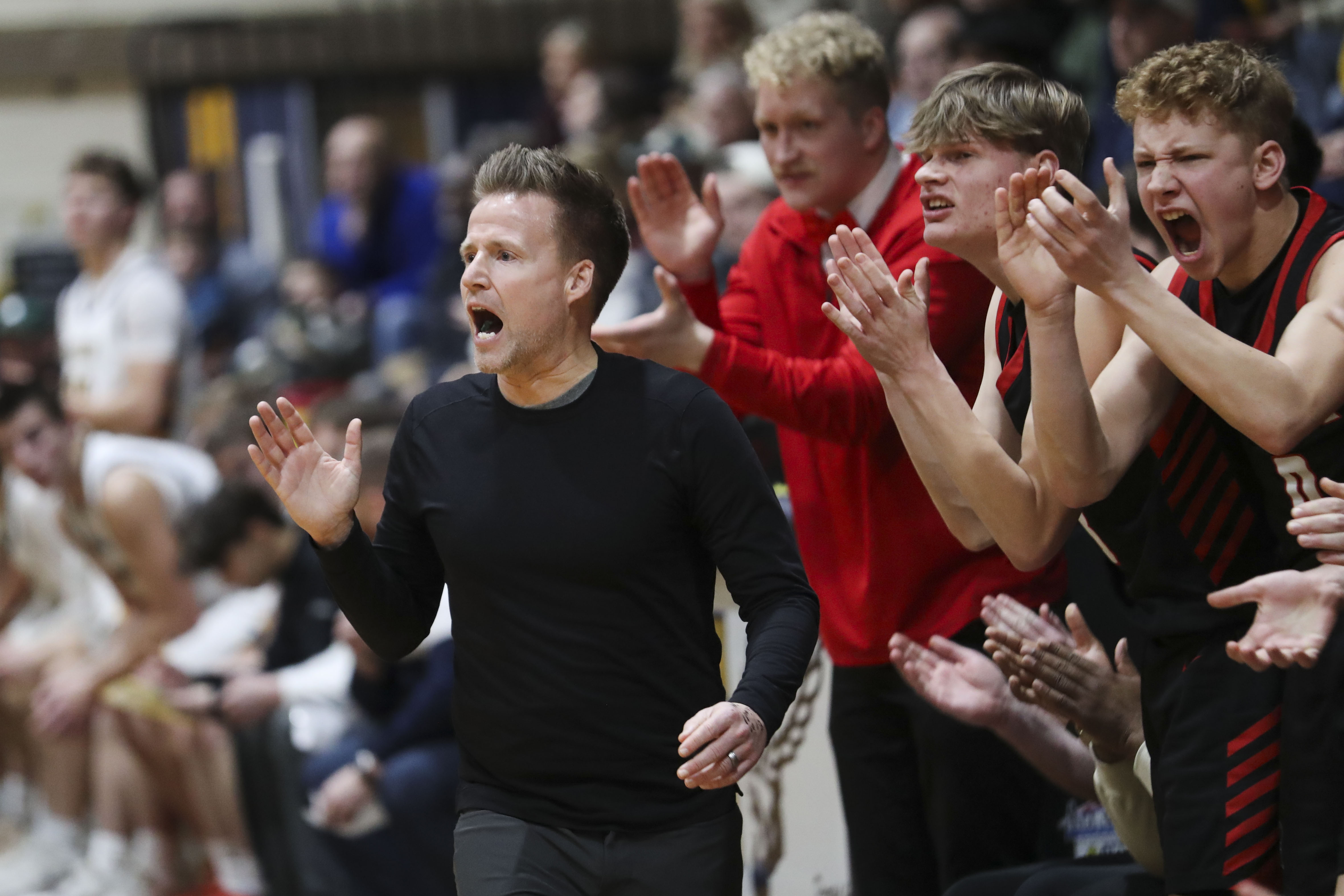 North Muskegon and Hart battle for league title - mlive.com
