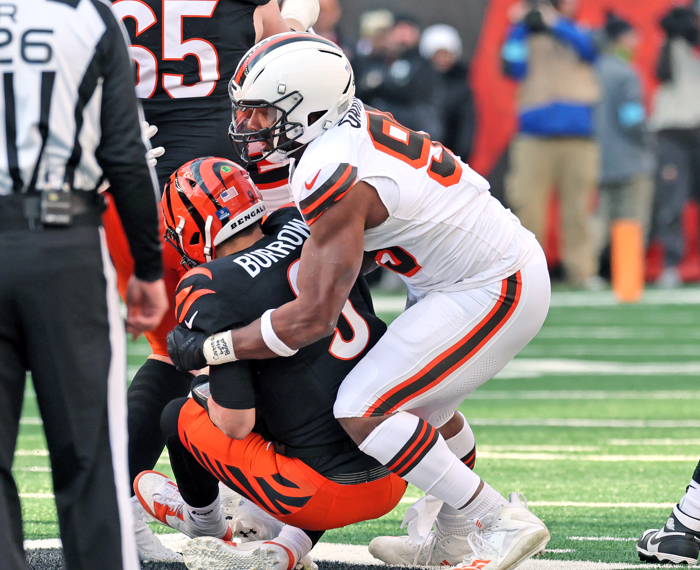Cleveland Browns defensive end Myles Garrett vs. the Cincinnati Bengals ...