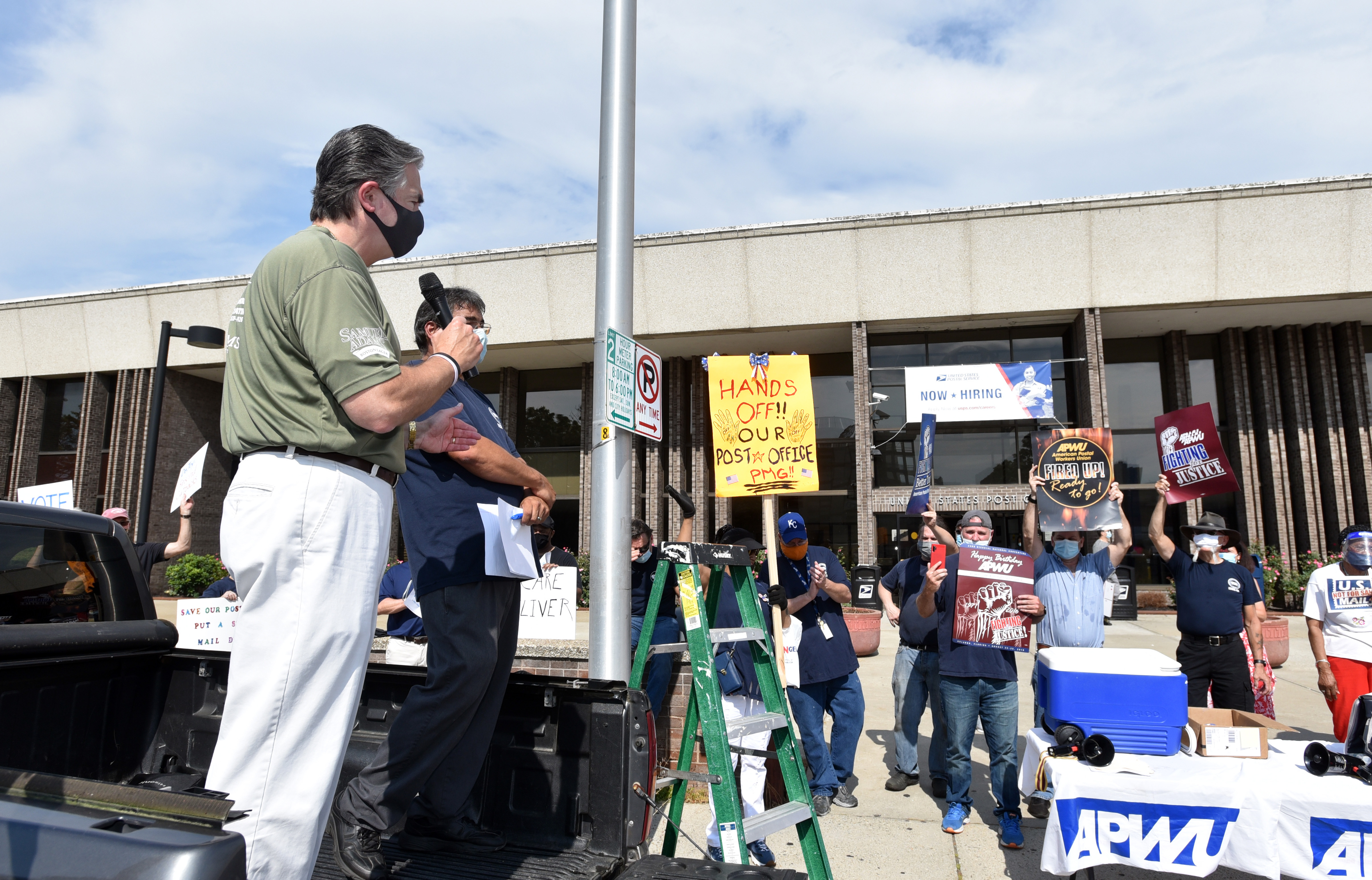 Postal workers rally at Springfield Post Office - masslive.com