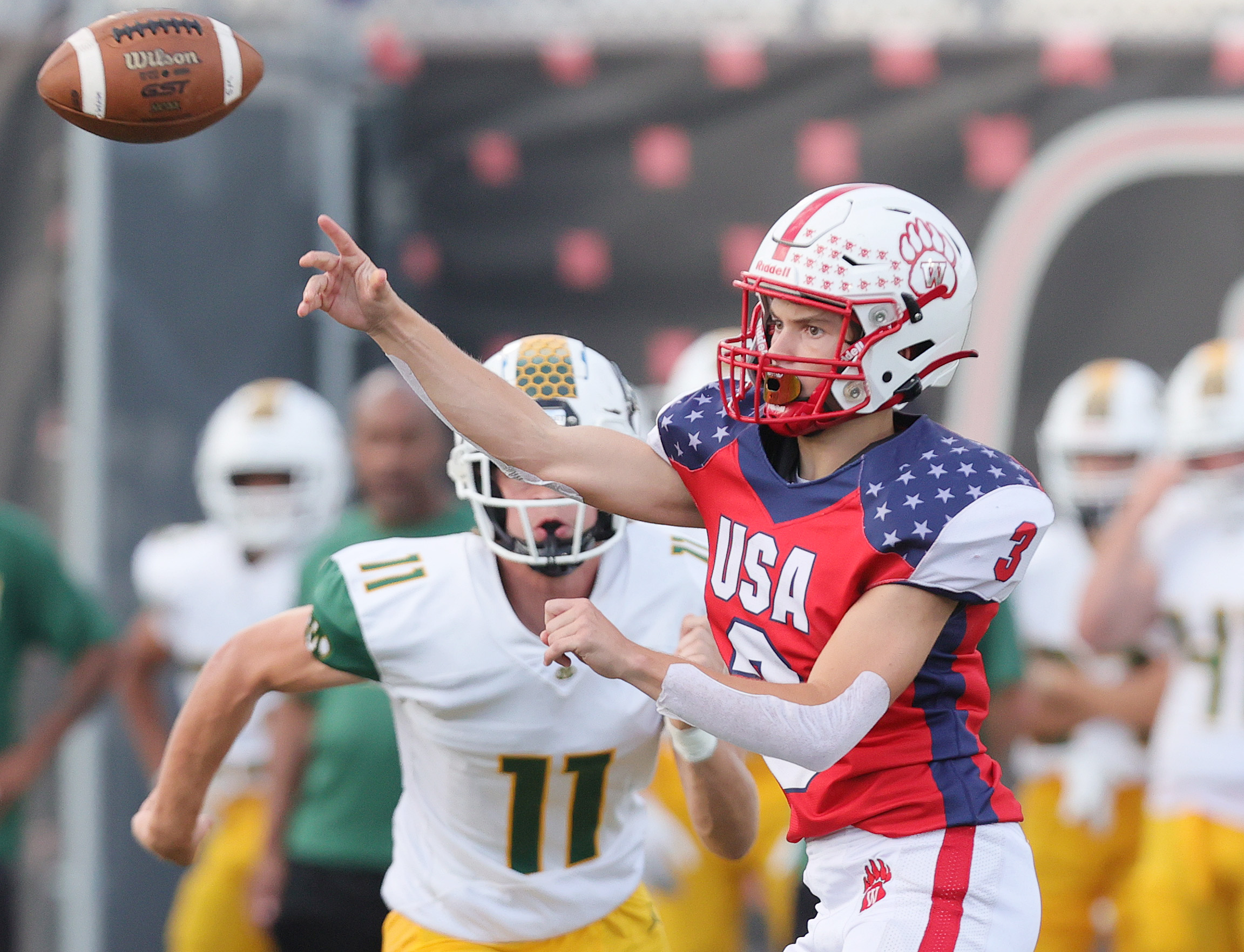 Wadsworth vs. Medina in high school football, September 2, 2022 ...