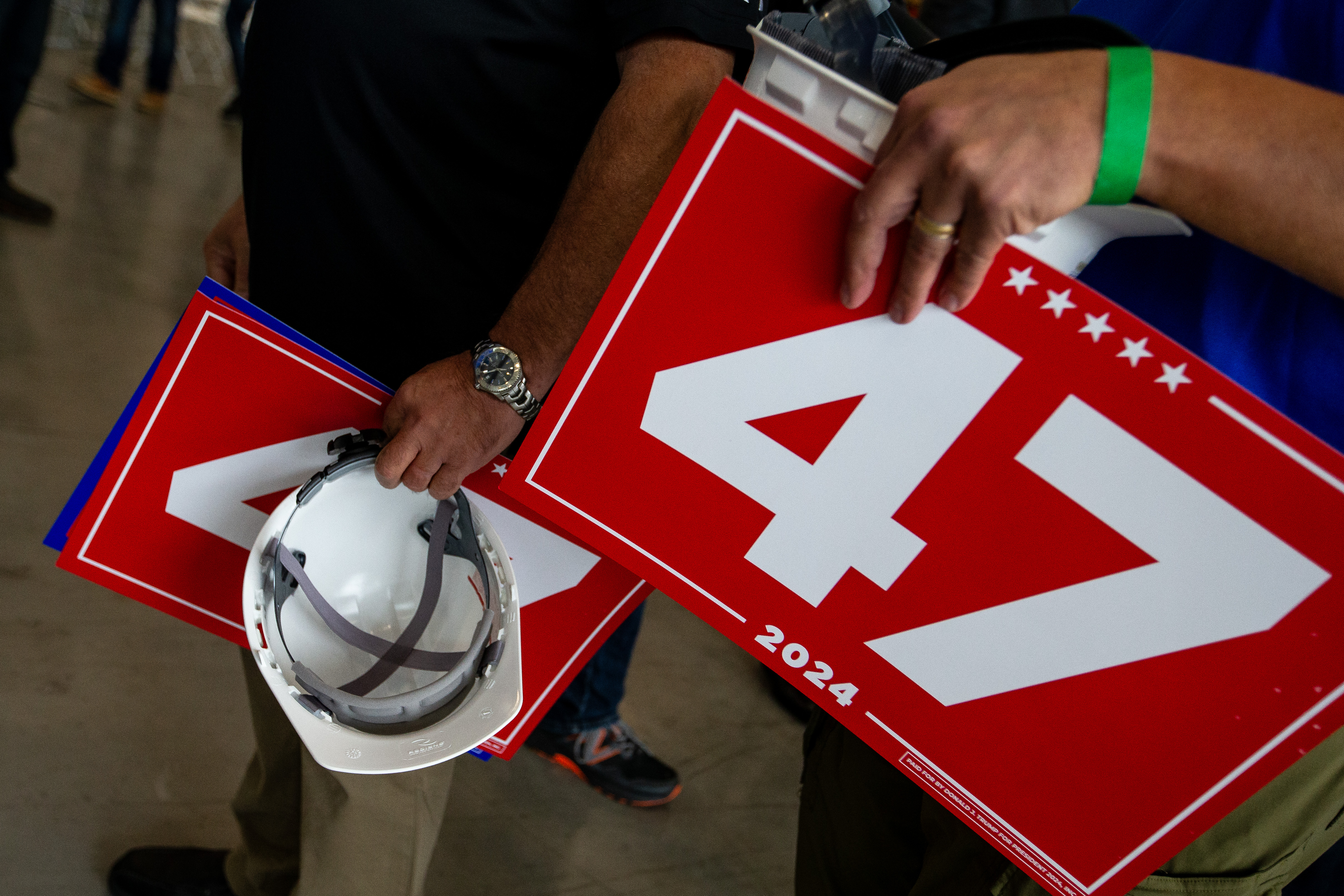 Trump delivers remarks at campaign rally in Walker - mlive.com