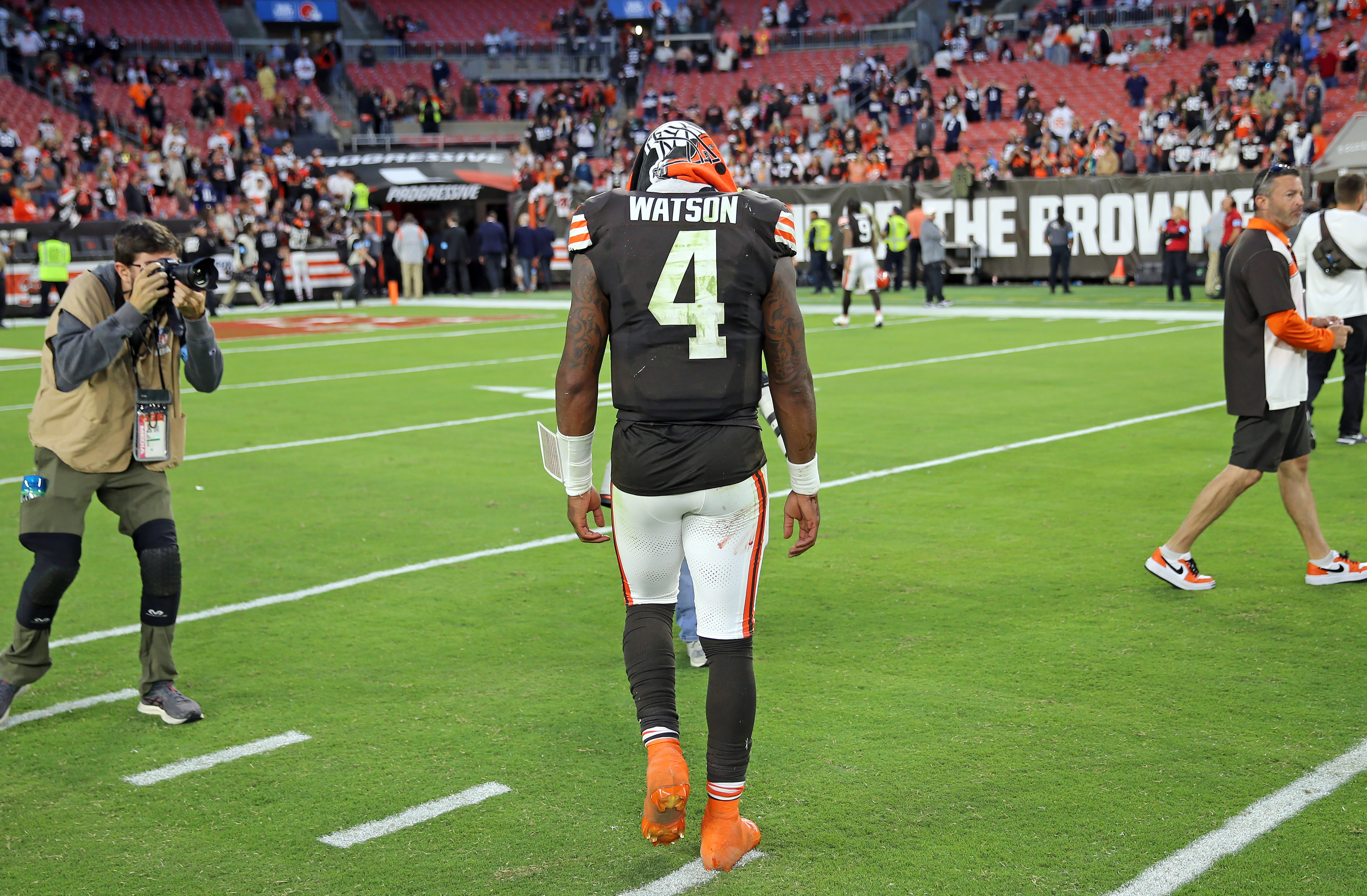 Cleveland Browns quarterback Deshaun Watson against the Dallas Cowboys ...