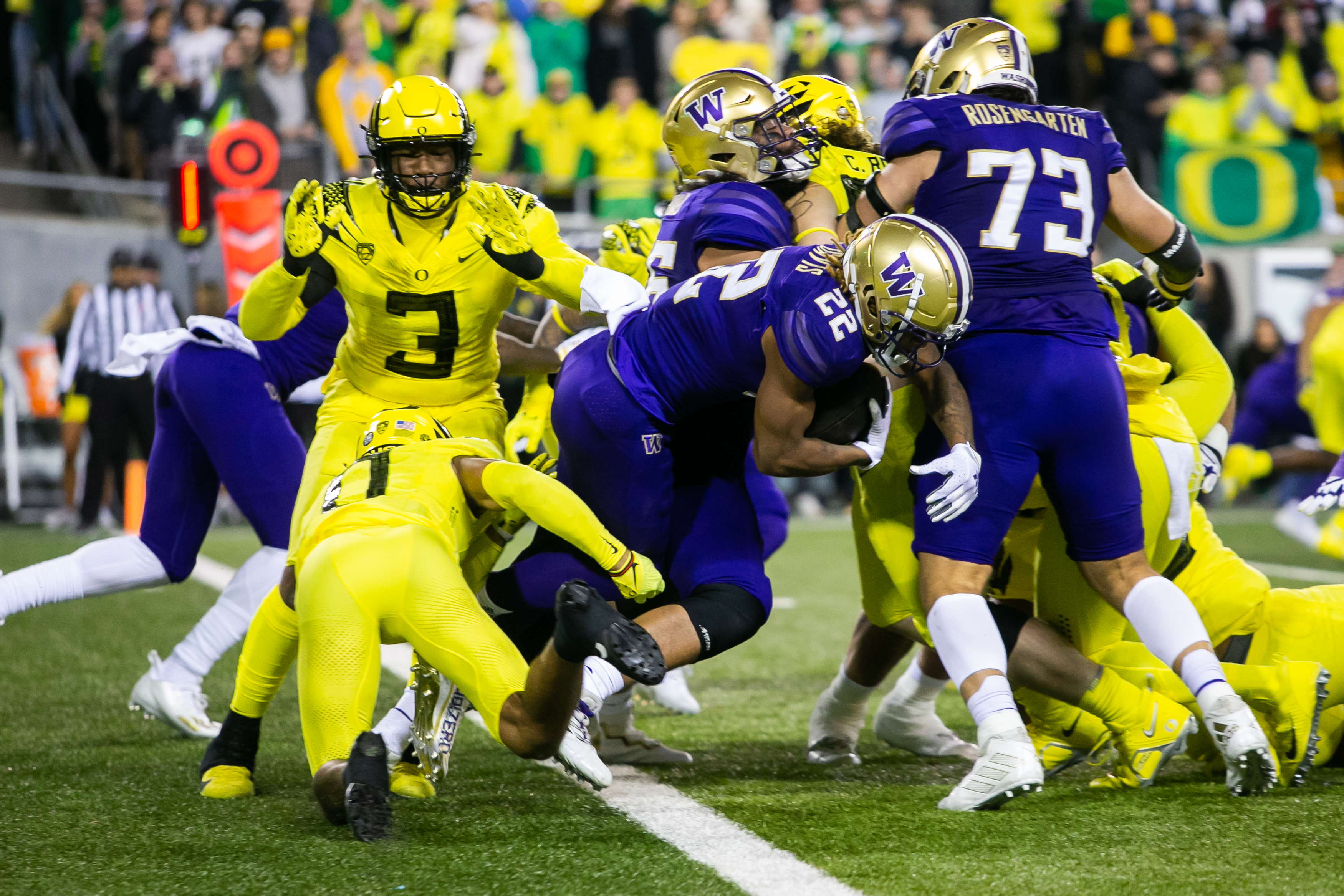 No. 6 Oregon Ducks host No. 25 Washington Huskies: Nov. 12, 2022 ...