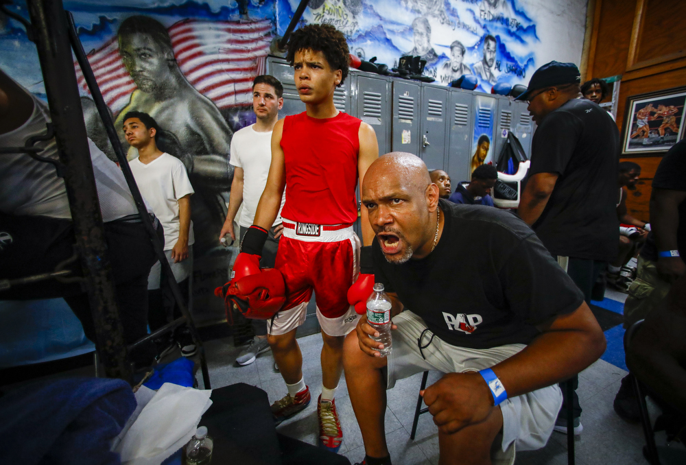 Julian Lopez chooses the boxing ring over the streets ...