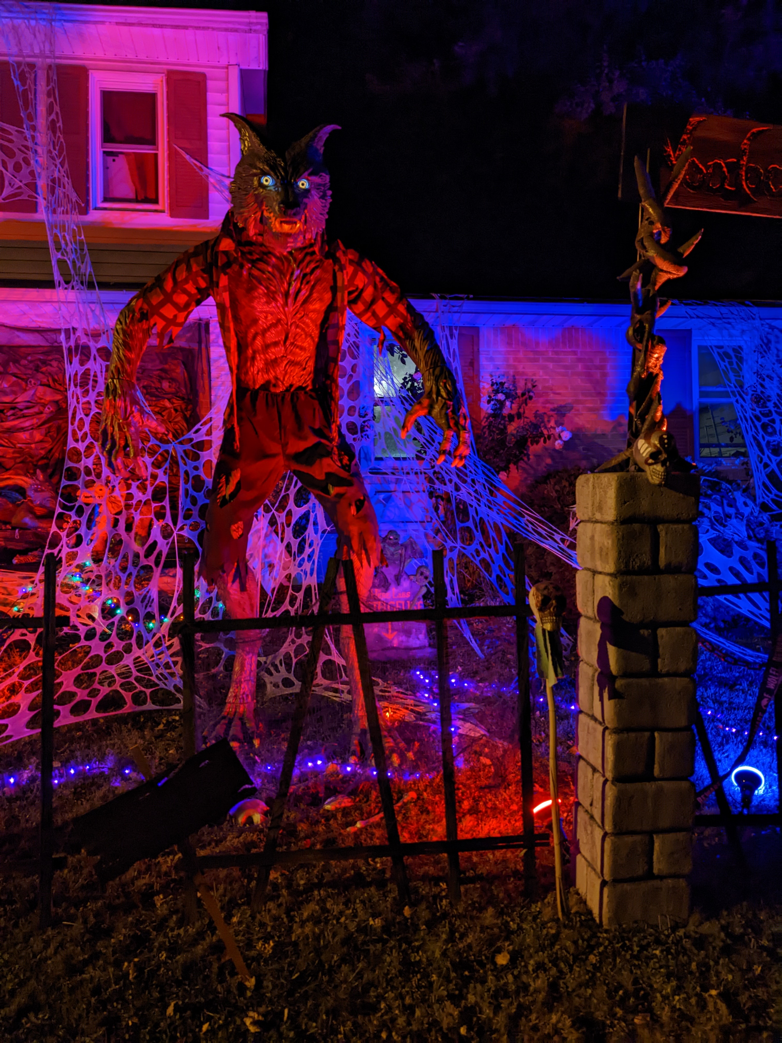 Northeast Ohioans impress with spook-tacular Halloween displays 2022 ...