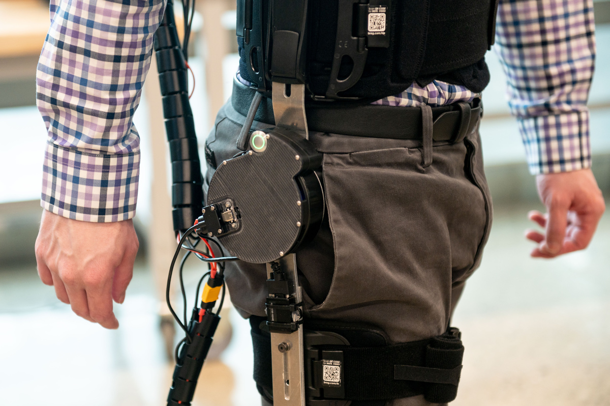 UM Robotics demonstrates new modular exoskeleton for assistance in ...