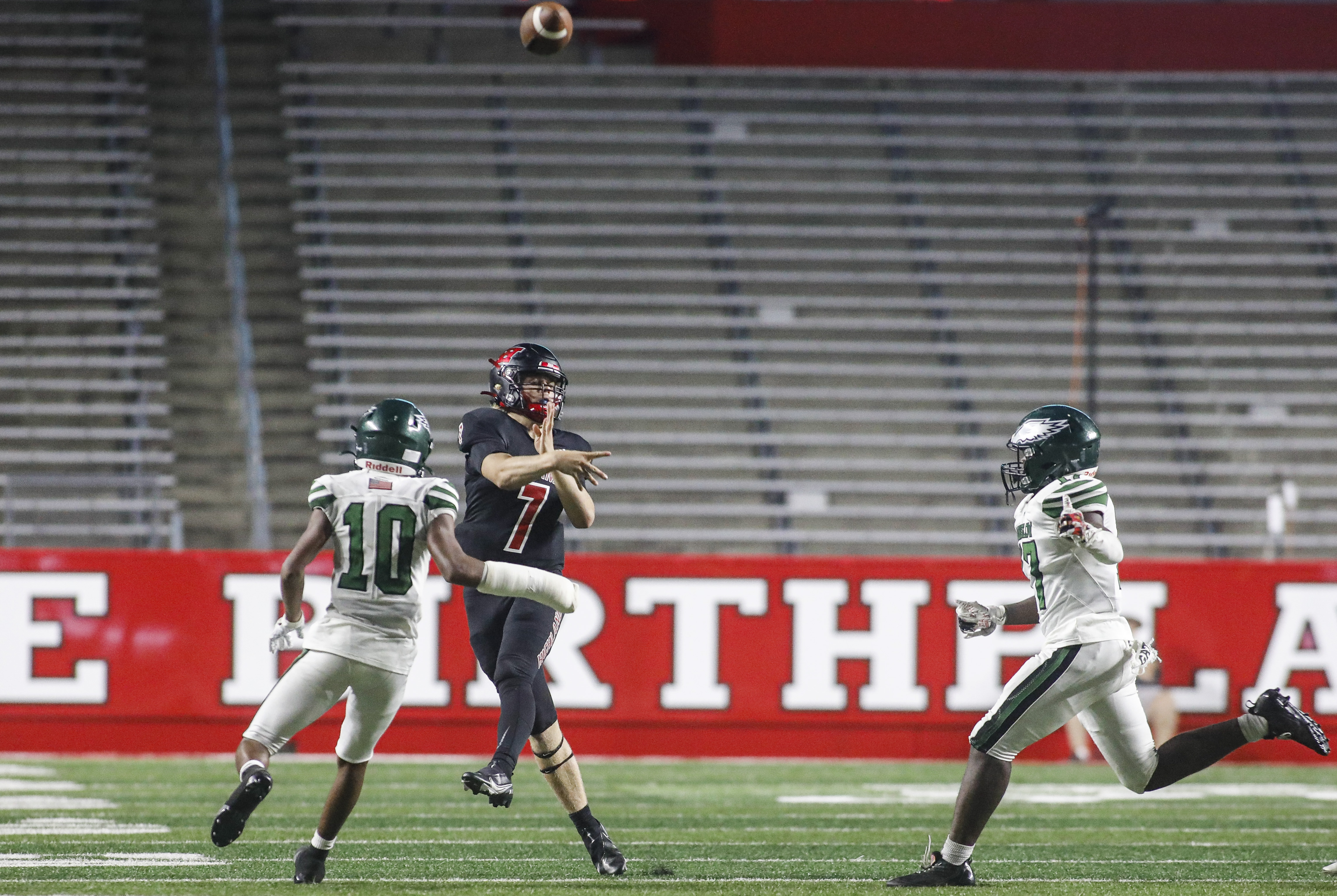 Football: Winslow vs. Northern Highlands in Rumble on the Raritan on ...