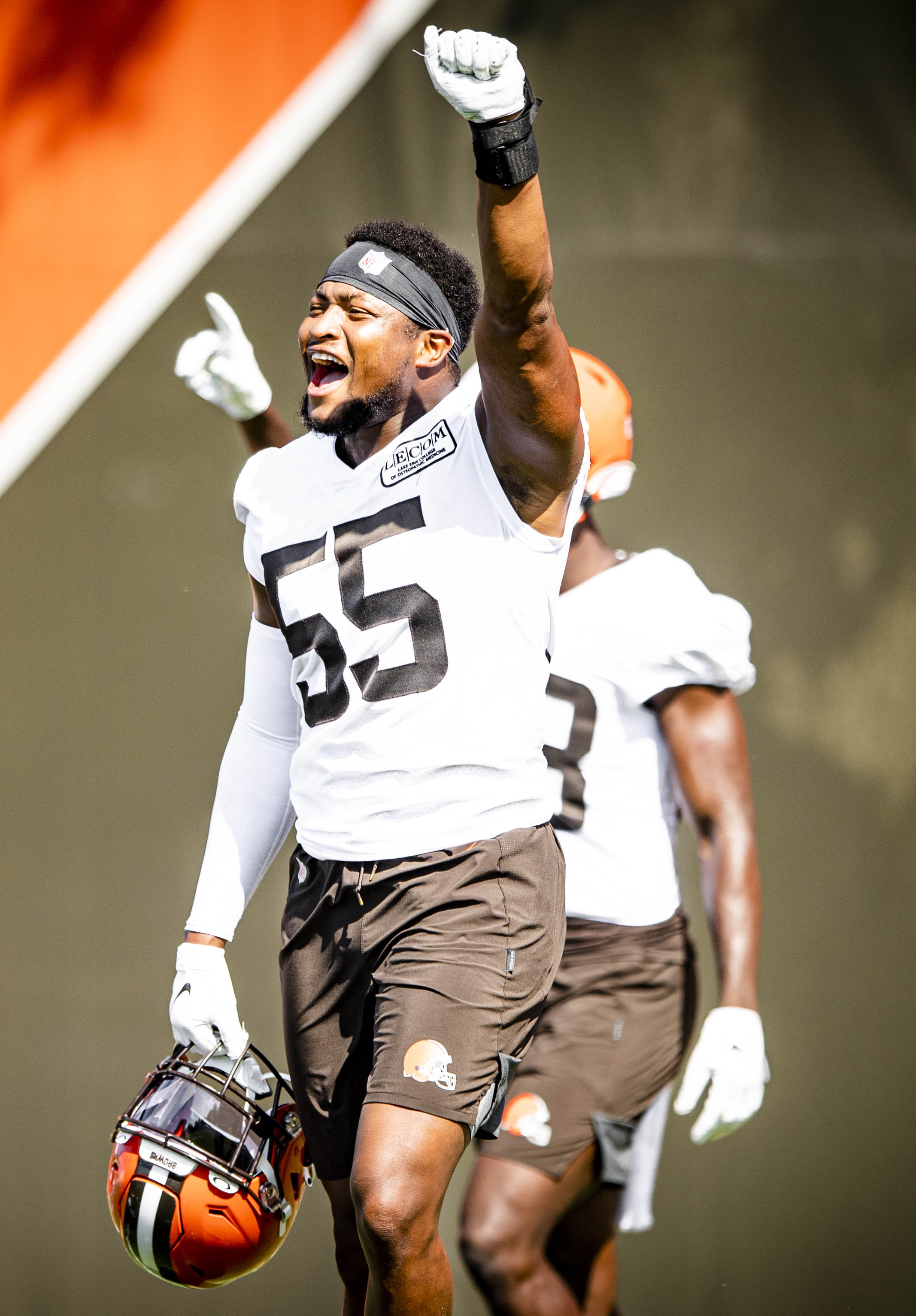 Cleveland Browns linebacker Tae Davis - cleveland.com