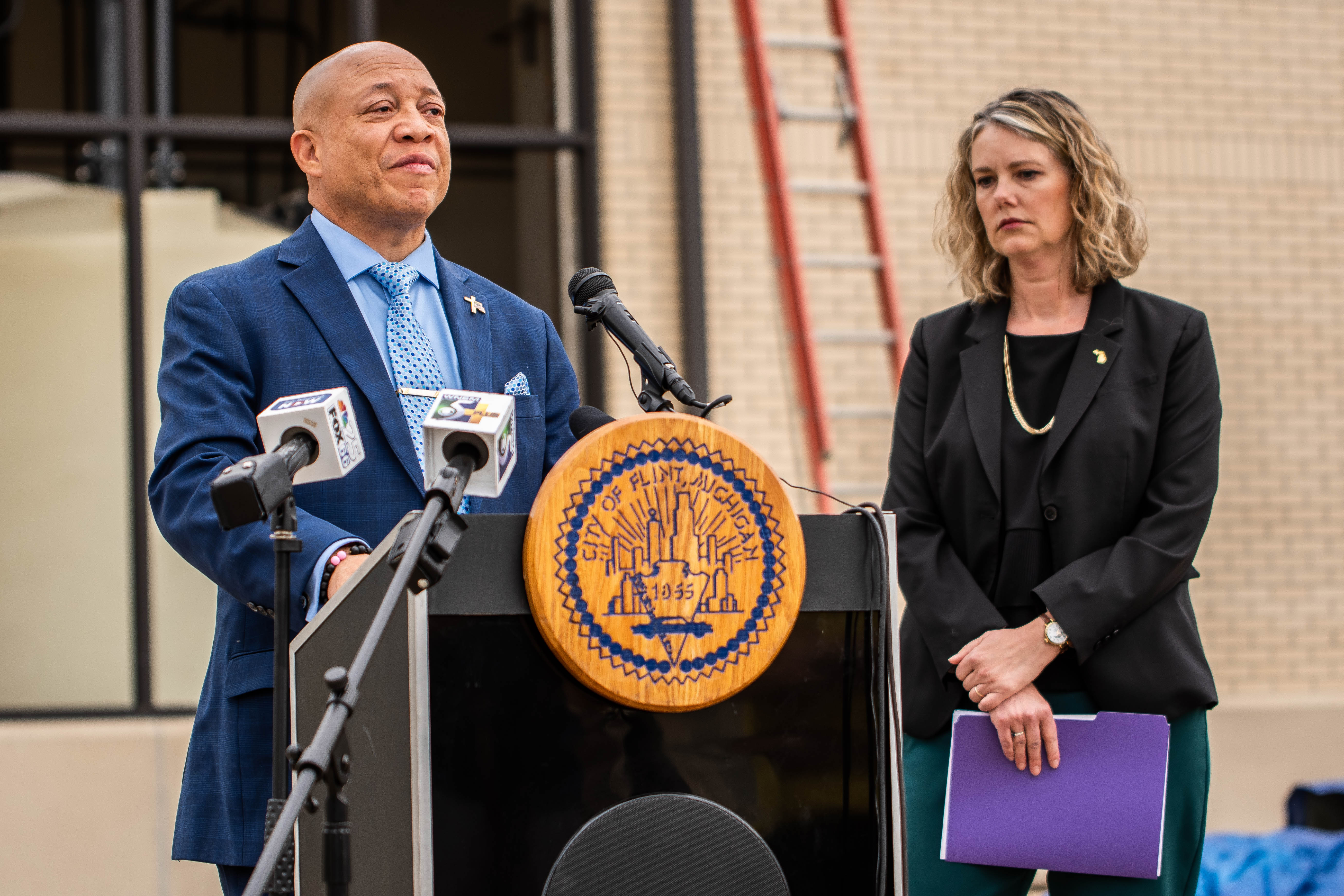 Flint mayor provides updates on water quality, chemical feed building ...