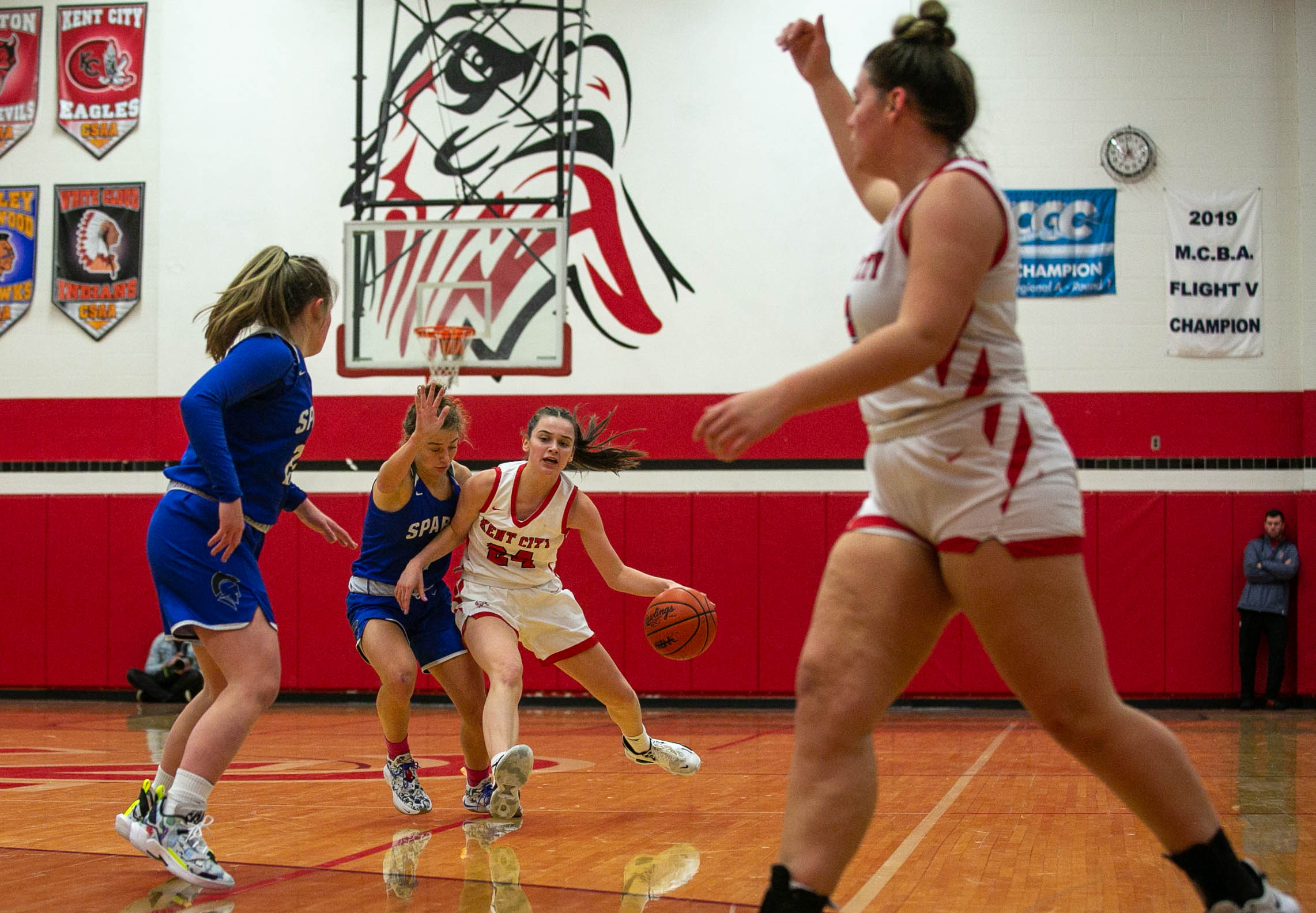 Kent City girls remain undefeated, beat Sparta 43-23 - mlive.com