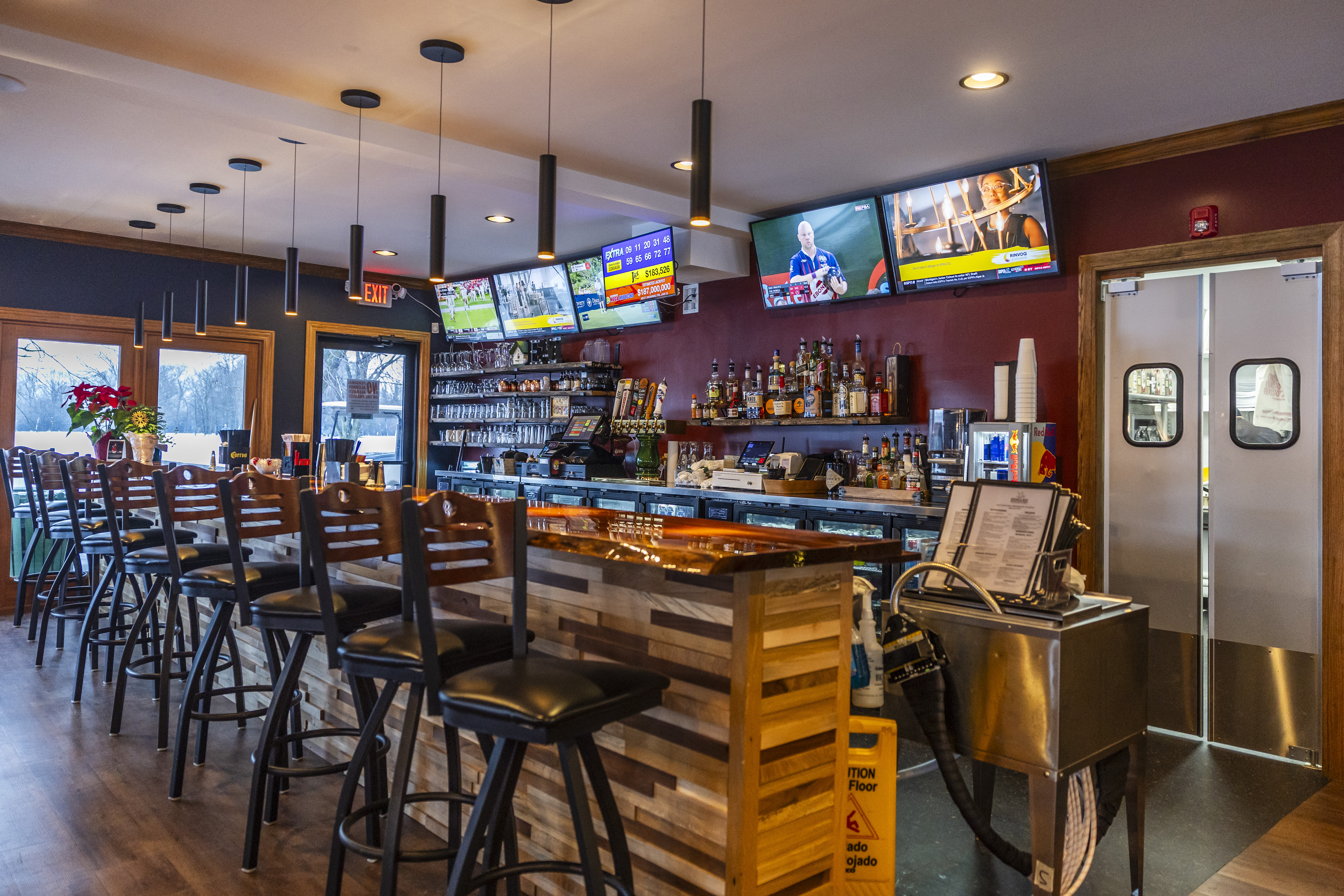 LOCAL EATS: Bridgeport’s Dogleg Sports Bar & Grill - mlive.com