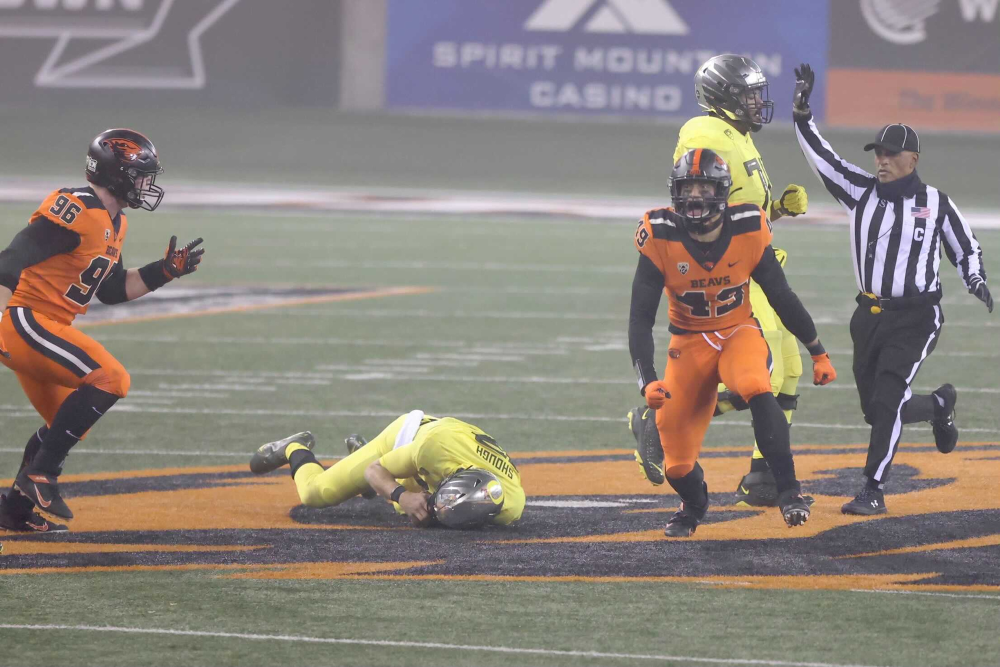 Oregon Ducks vs. Oregon State Beavers football: Nov. 27, 2020 ...