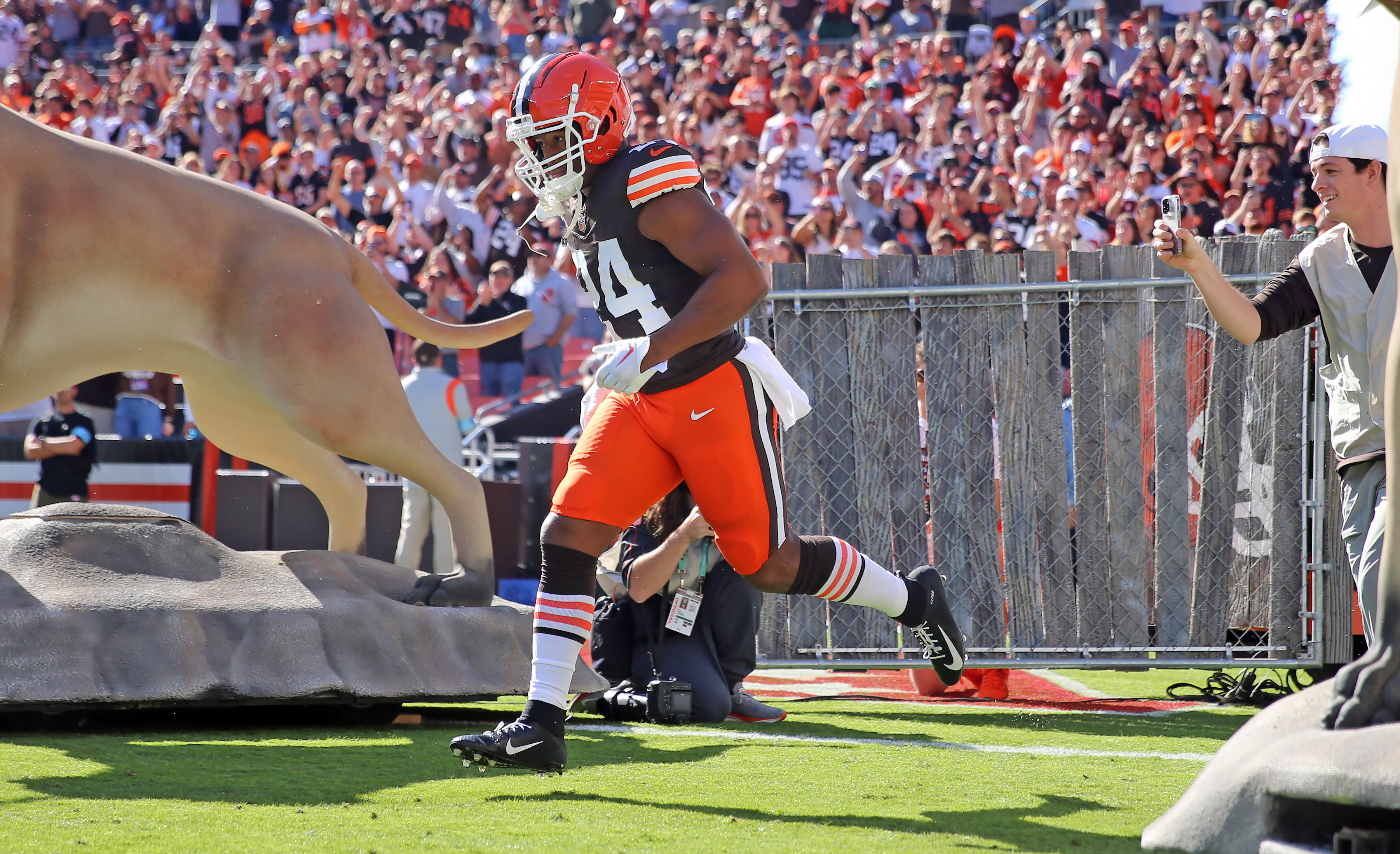 Cleveland Browns running back Nick Chubb vs. the Cincinnati Bengals ...