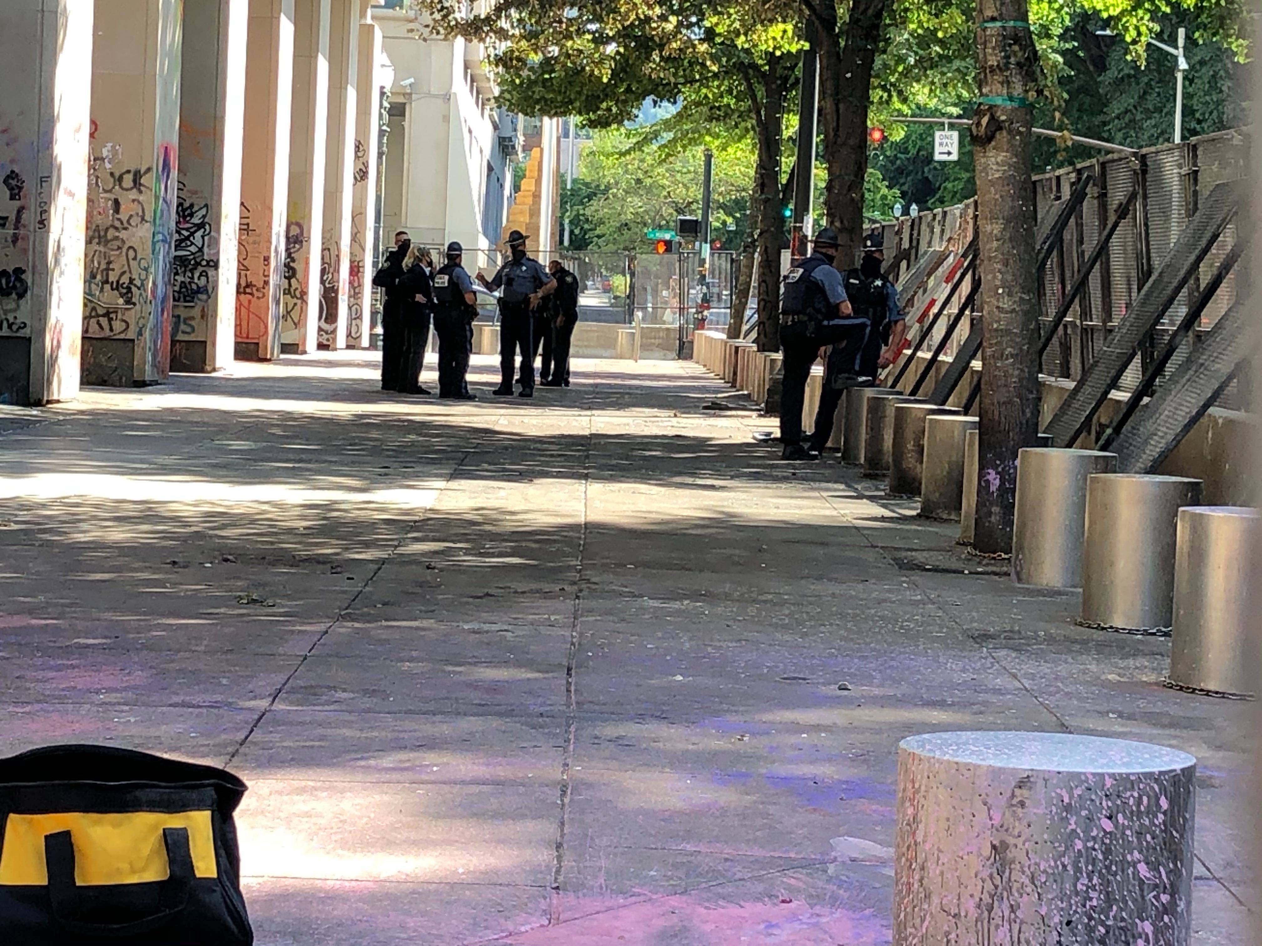 Oregon State Police at federal courthouse - oregonlive.com