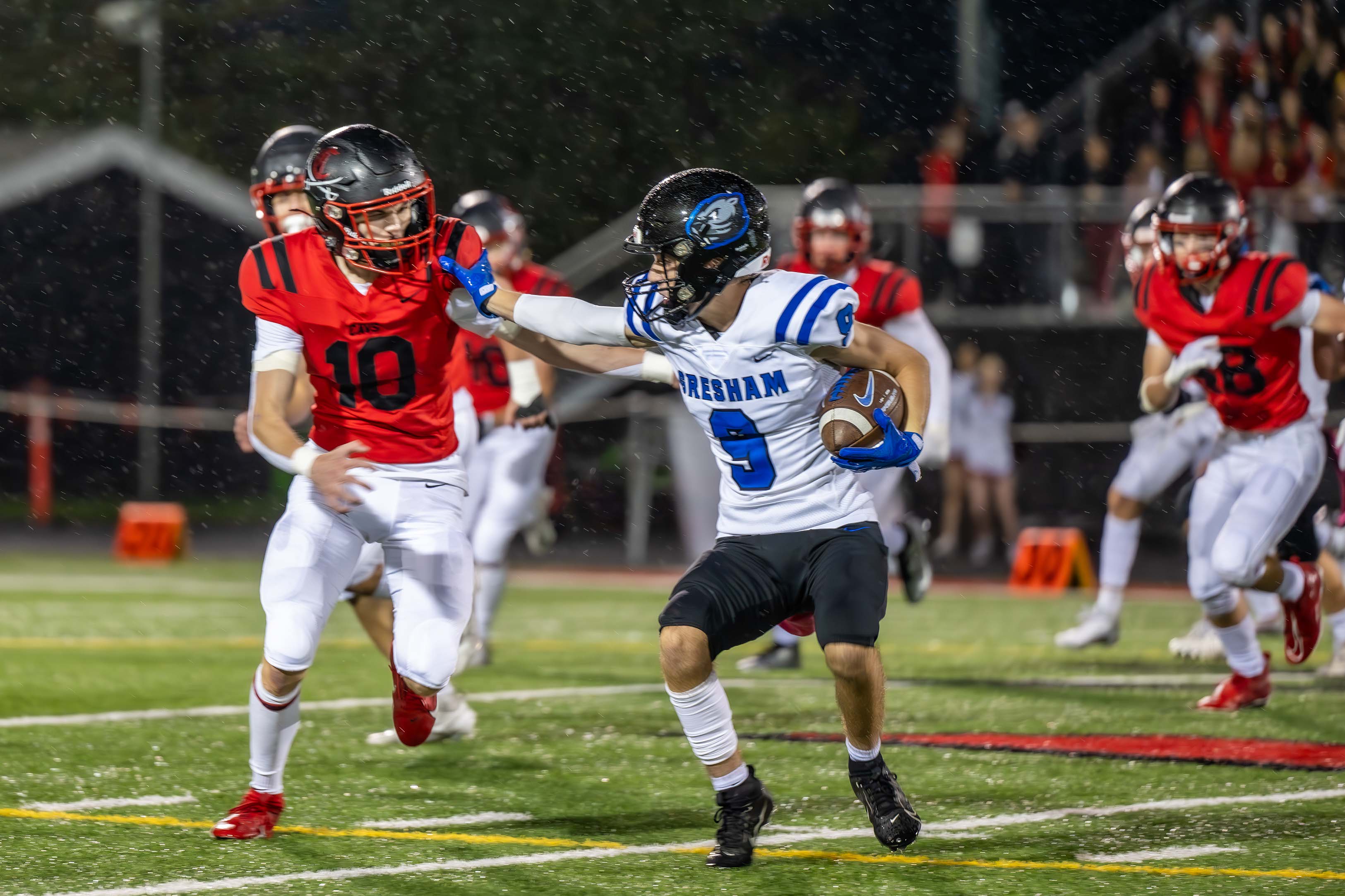 Oregon high school football: Clackamas Cavaliers vs Gresham Gophers ...
