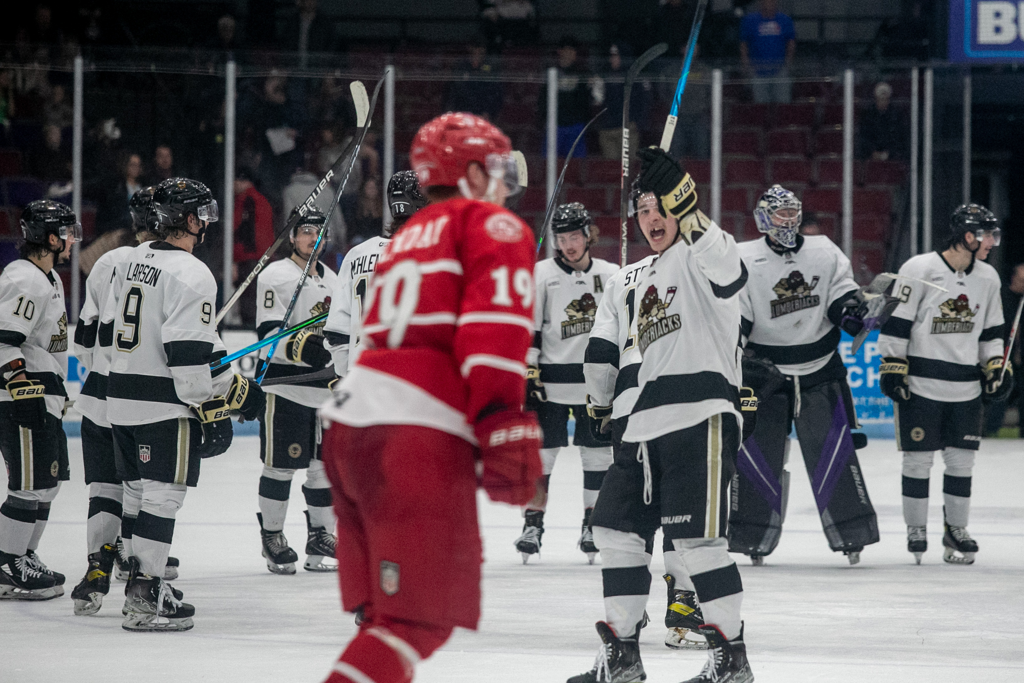 Muskegon Lumberjacks win against Dubuque 4-3 in first game of a USHL ...