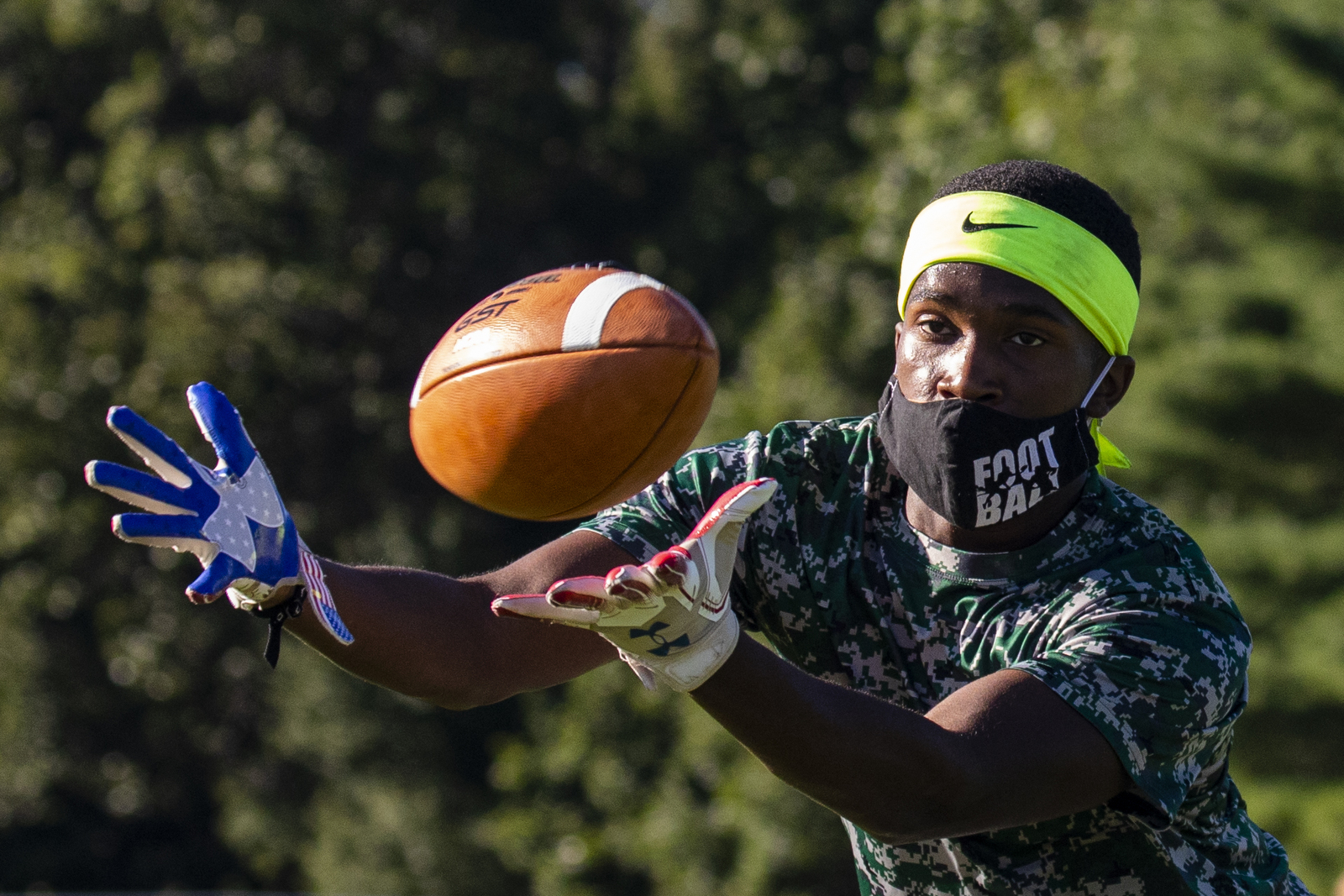 Reeths-Puffer football sports face masks during 2020 practice - mlive.com