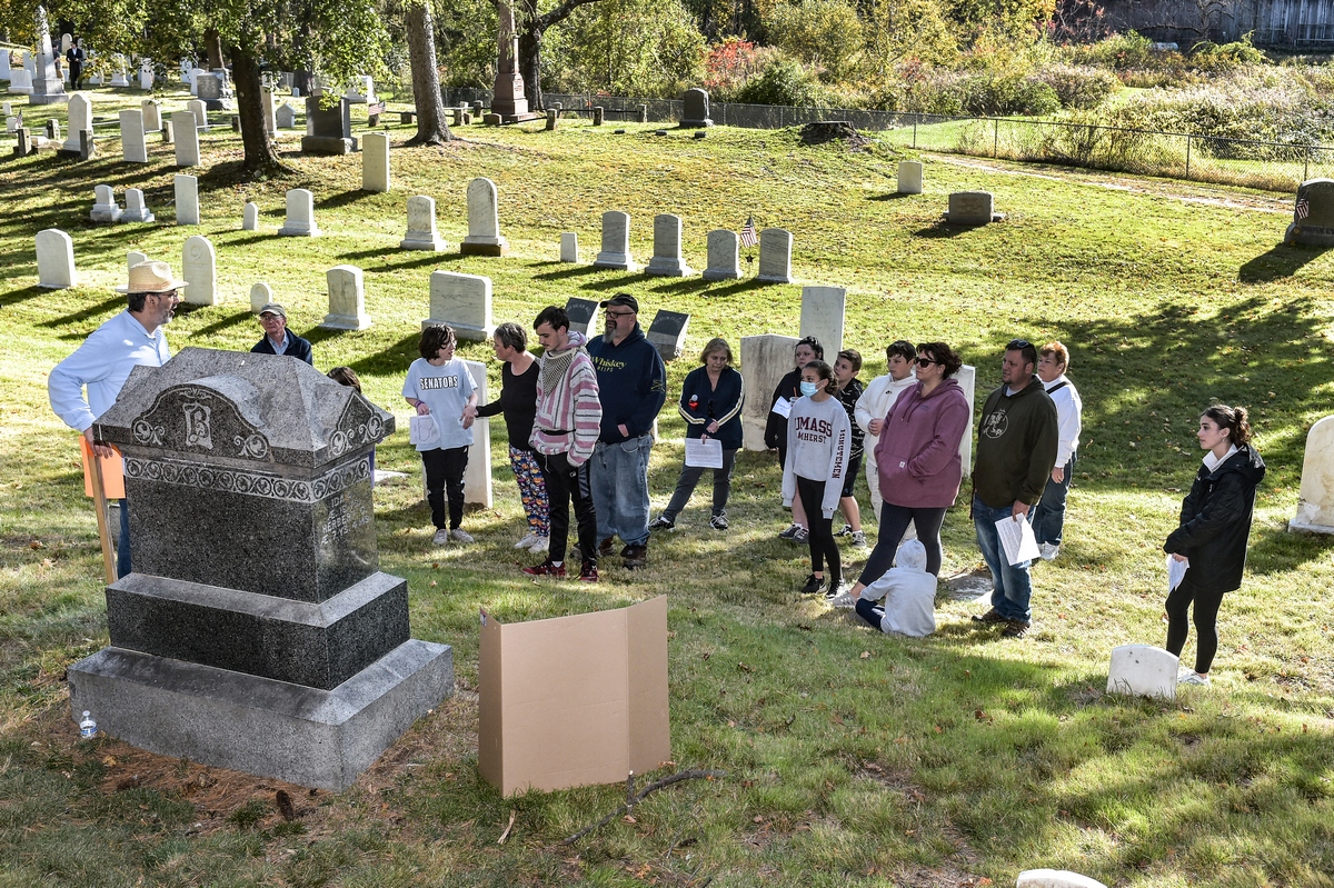 Southwick 'spirits' provide history lesson - masslive.com